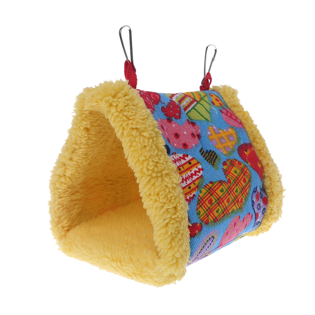 Попугай сохраняет тепло и уплотняет треугольное птичье гнездо-персиковое сердце