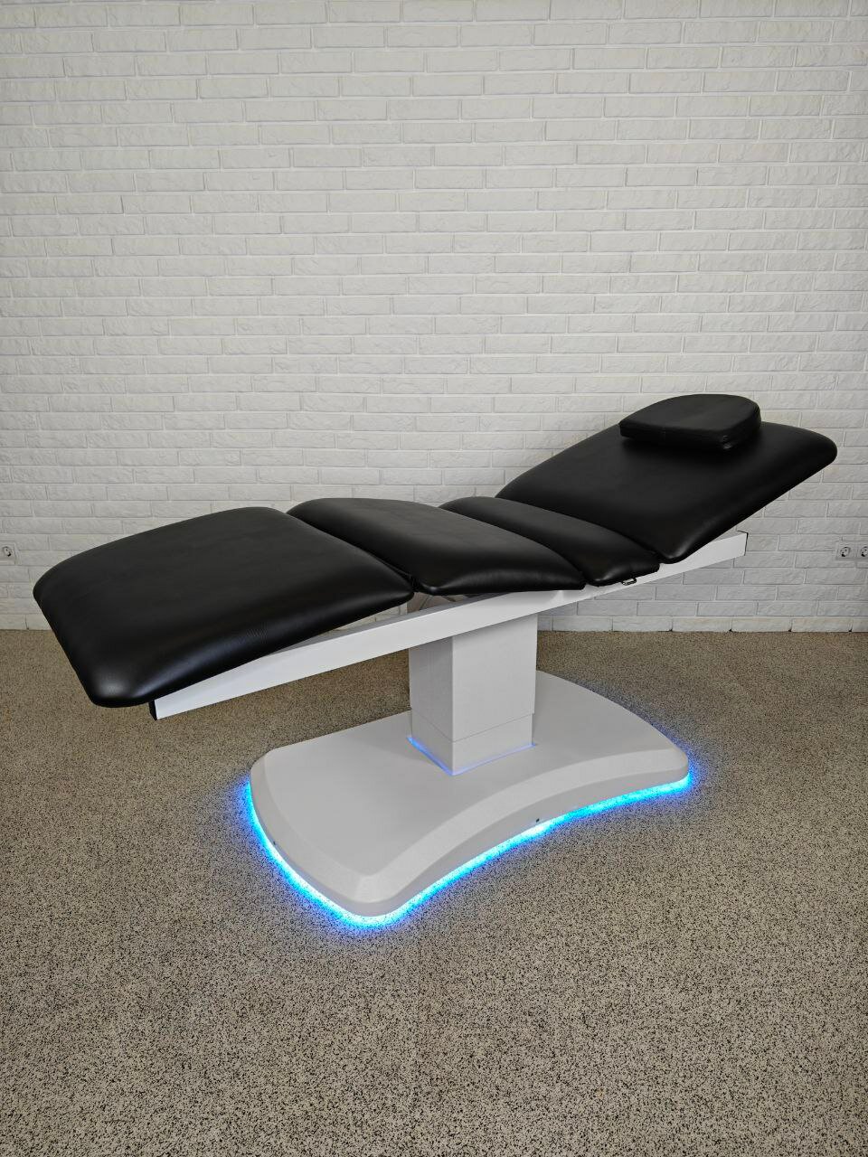 Массажный стол Oliver Black, 3 мотора
