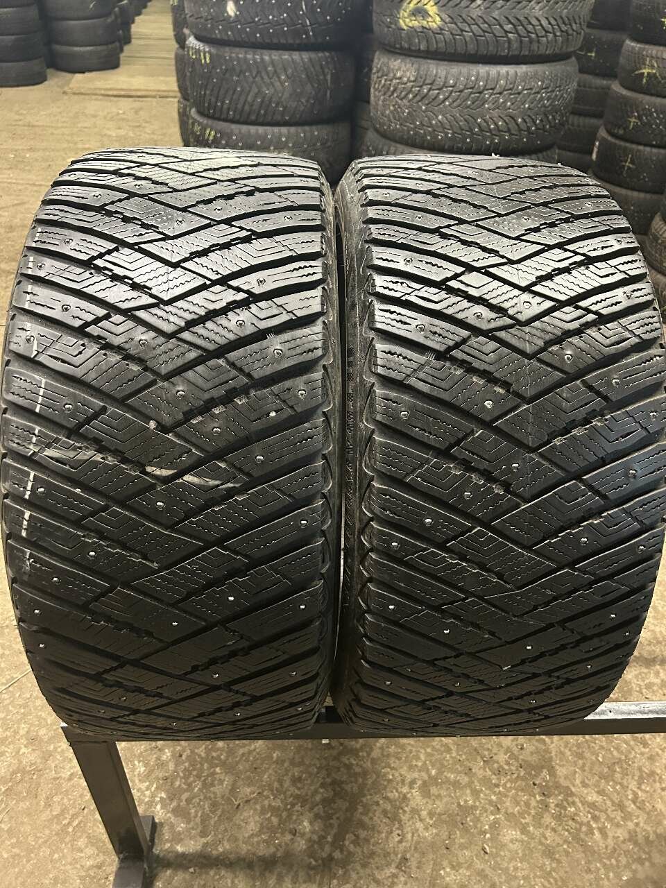 275/40 R20 106T Goodyear UltraGrip Ice Arctic SUV остаток:7.5 мм год:2017 арт:31fcbcf6