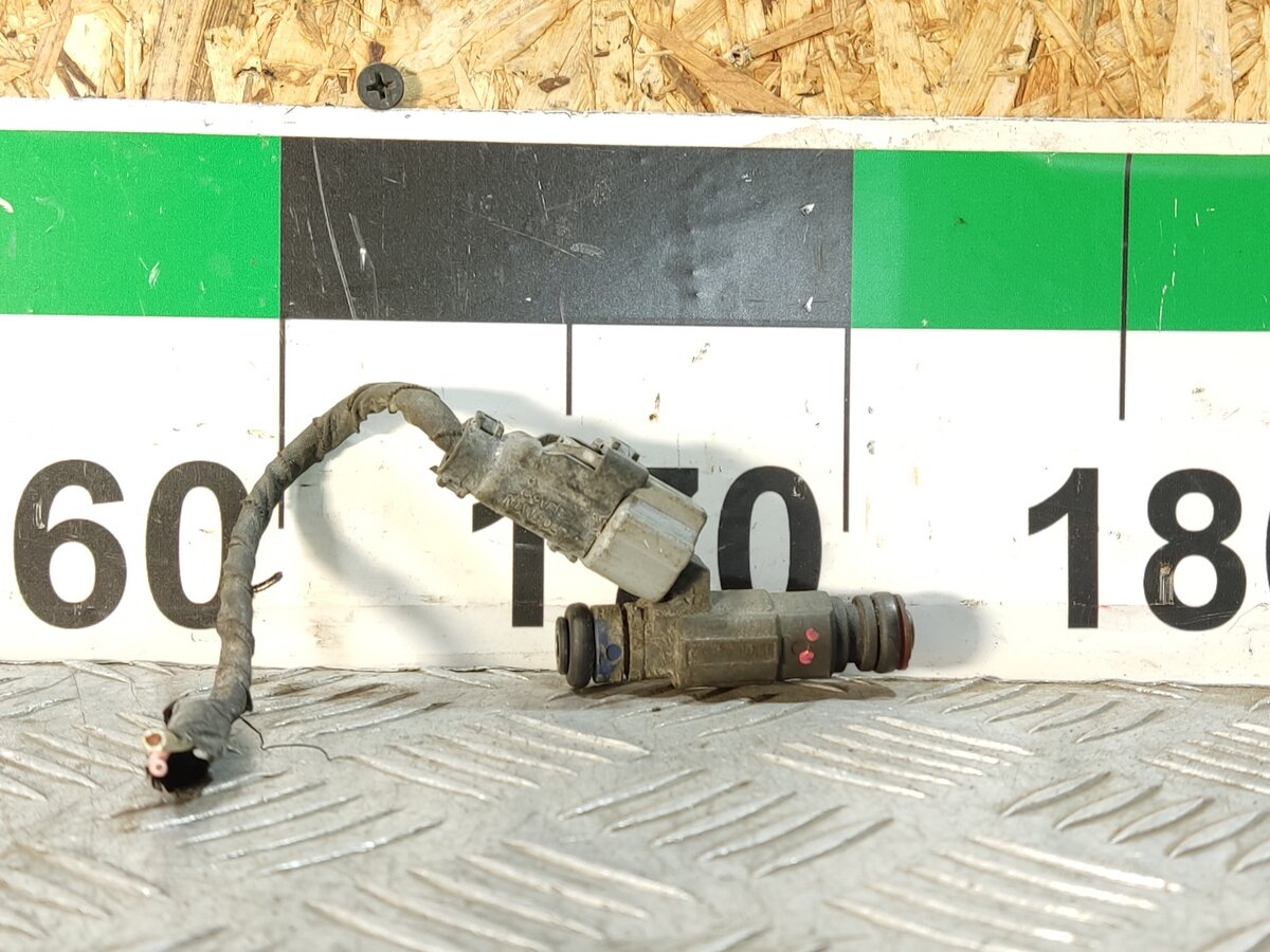 Форсунка двигателя KIA Ceed 2007-2012 353102B000