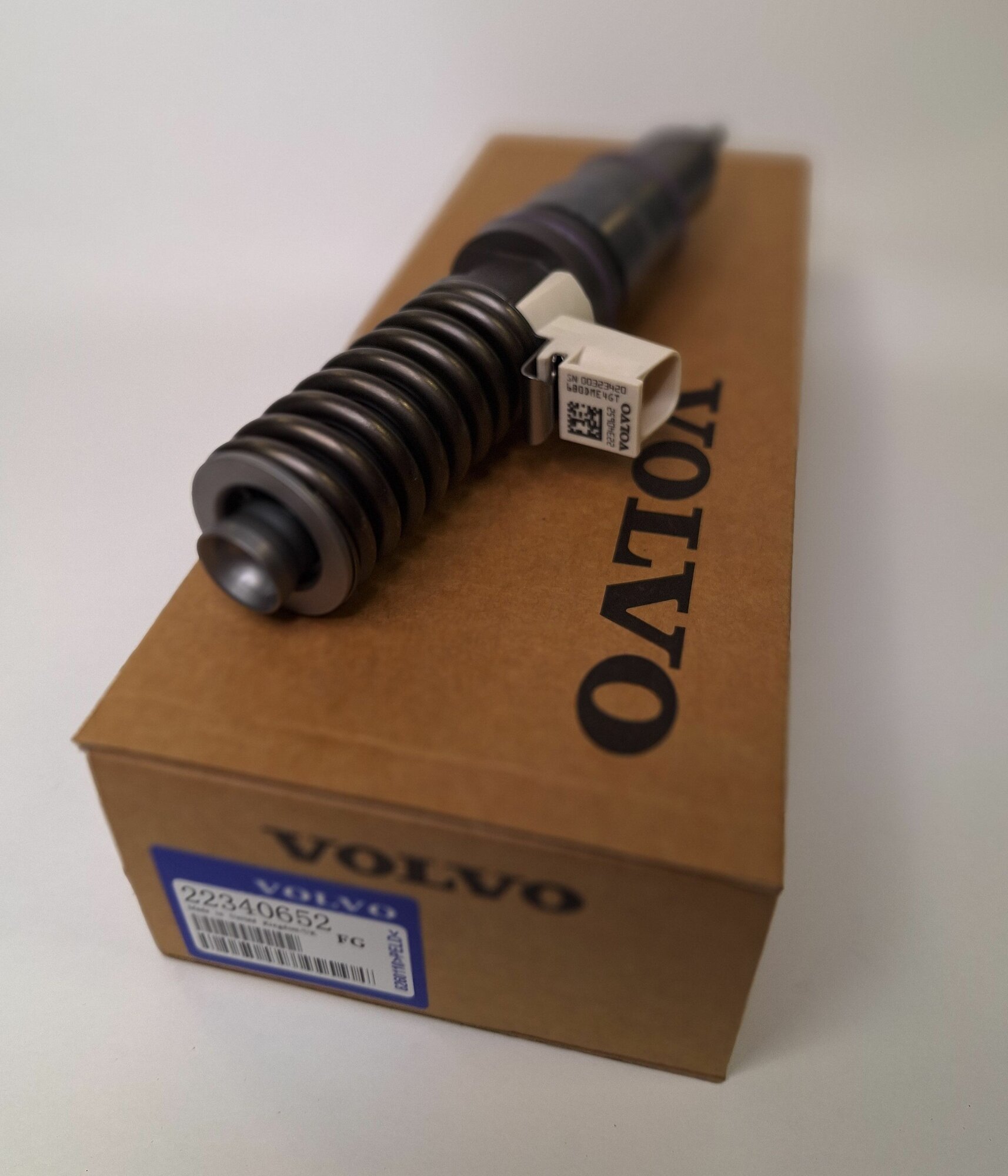 Форсунка топливная VOLVO 22340652