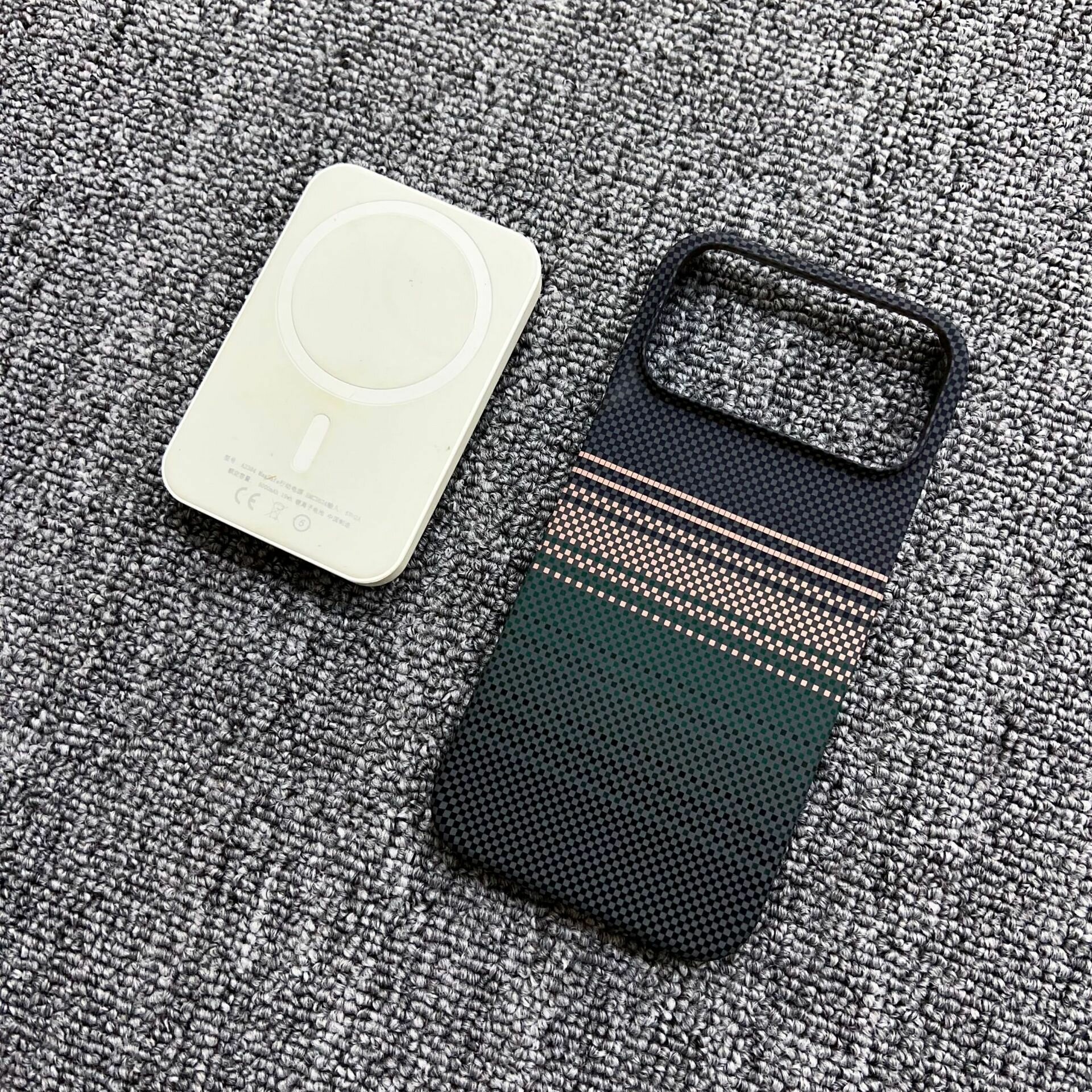 Чехол для мобильного телефона iPhone 17 Pro / айфон 17 Pro / айфон 17 про, материал PC, встроенный MagSafe (магсейф), текстура углеродного волокна, ультратонкий дизайн магнитный чехол карбоновая текстура