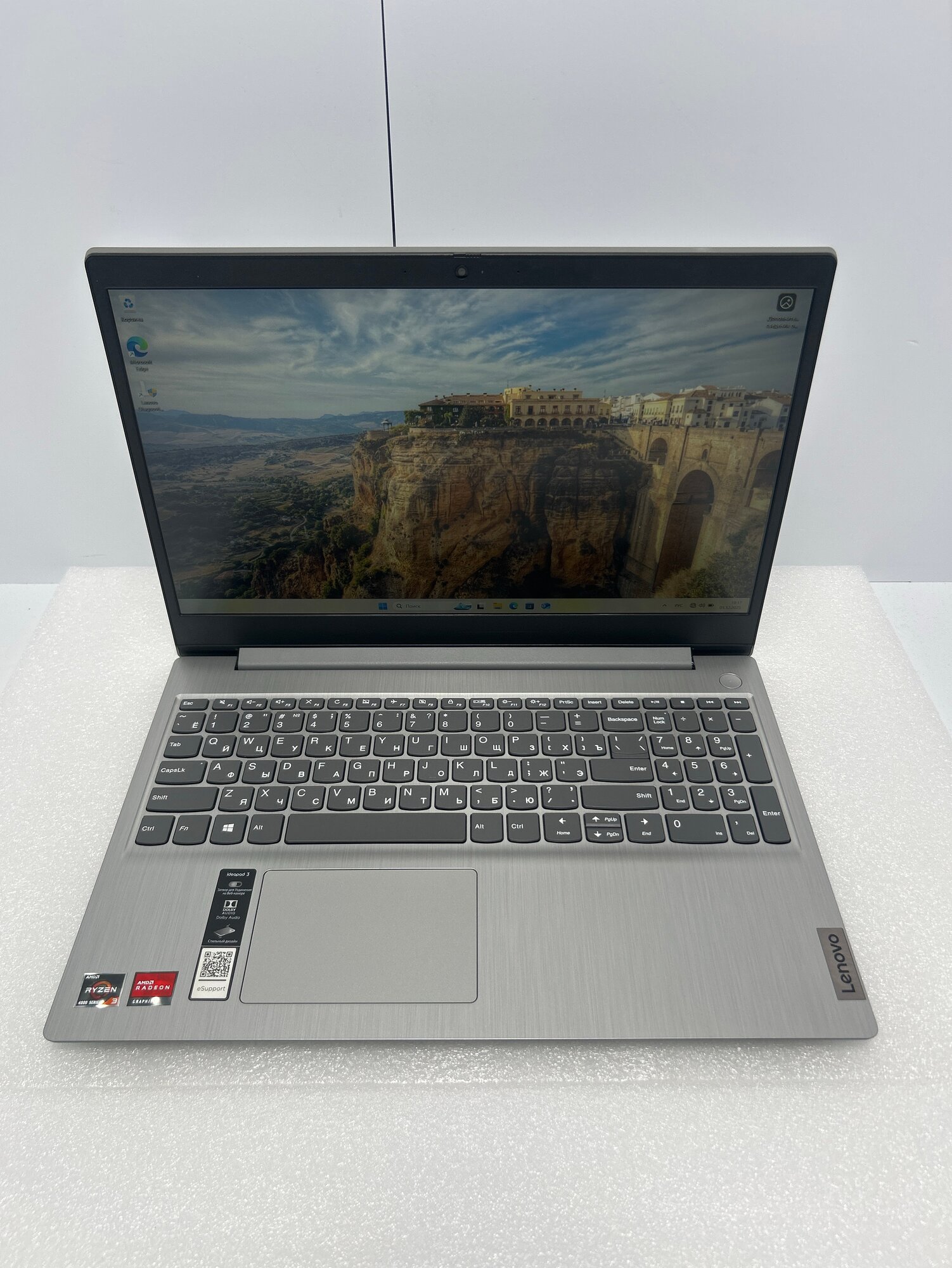 Ноутбук Lenovo IdeaPad 3 15ARE05 (81W4003ARK) 15.6"/AMD Ryzen 3 4300U/RAM 8GB/SSD 128GB/AMD Radeon Graphics/1920*1080/IPS/Windows 11/Подсветка кл-ры: нет/серебристый. Состояние: B1