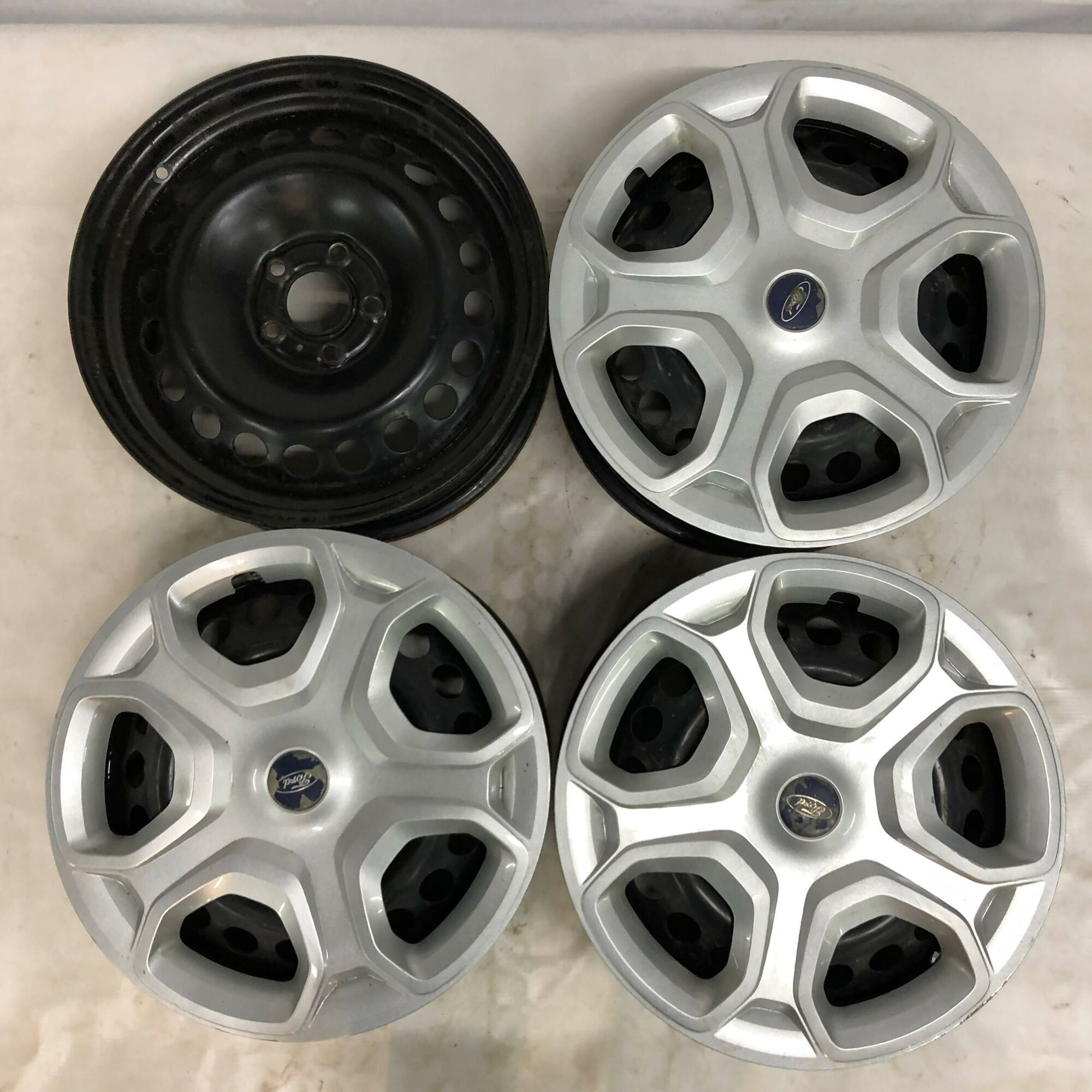 Колесные диски Штампованные 17x7.5 PCD 5x108 D63.3 ET52.5 (оригинал)