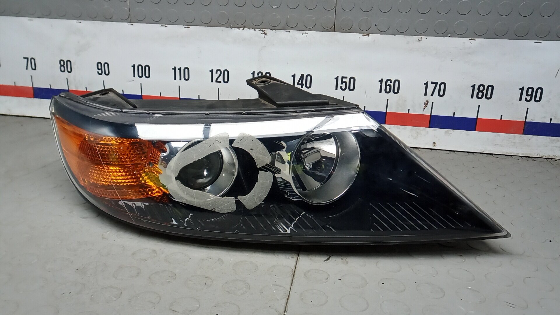 Фара правая KIA SORENTO 2