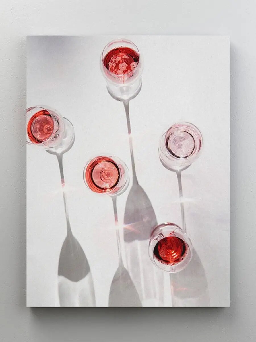 Интерьерная картина на холсте "Бокал с вином вид сверху" размер 30x40 см