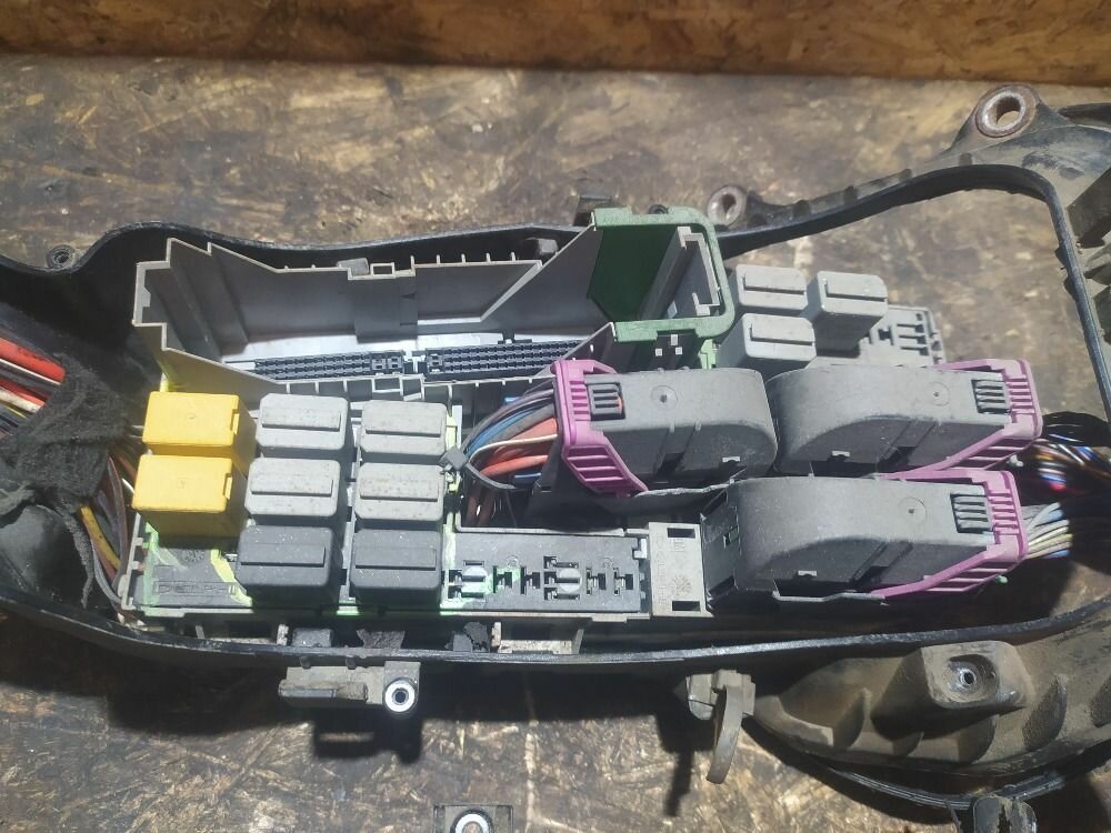 Блок предохранителей Opel Corsa C рестайлинг (2003 2006) Б/У с пробегом