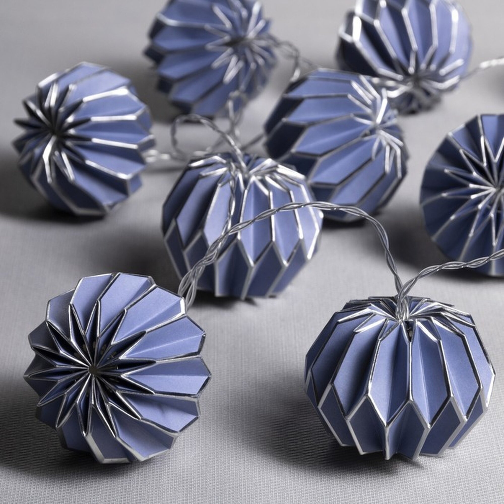 Гирлянда Luazon Lighting «Нить», 2м, IP20, 10LED, фигурные насадки, батарейки