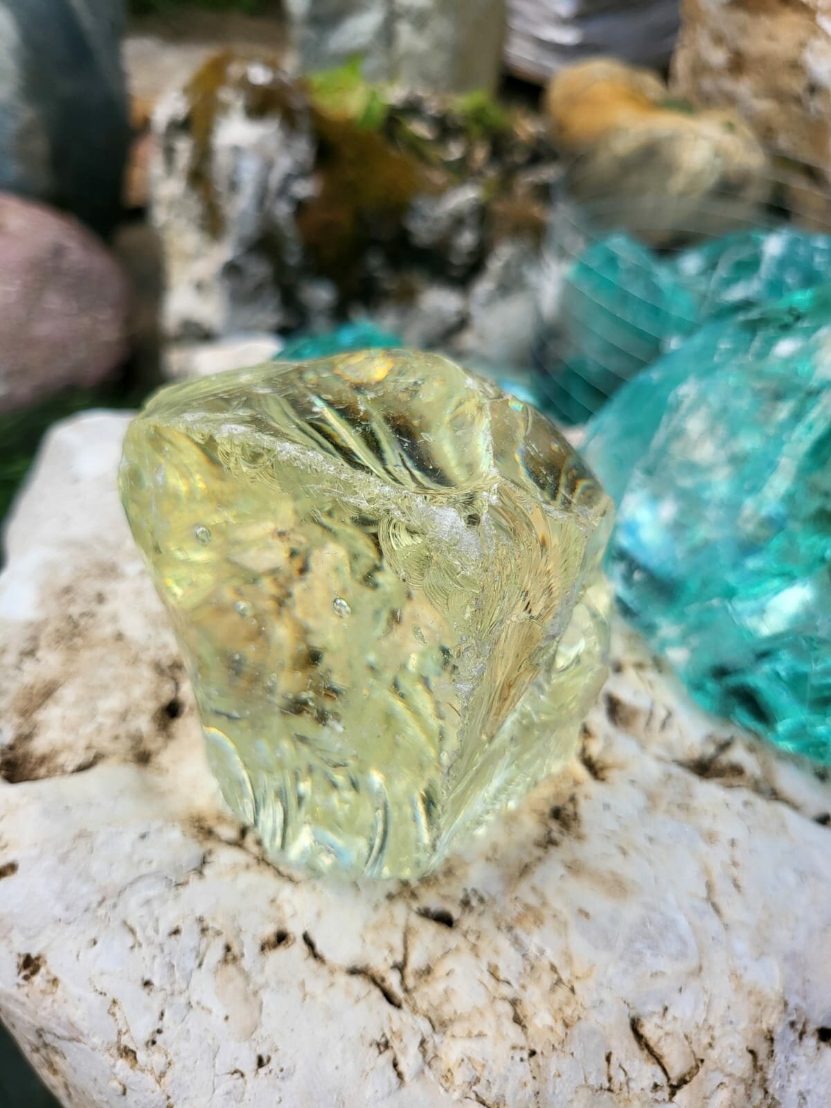 Эрклез. хрустальный камень фракция 50-130мм. цвет легкая прохлада.5 кг.