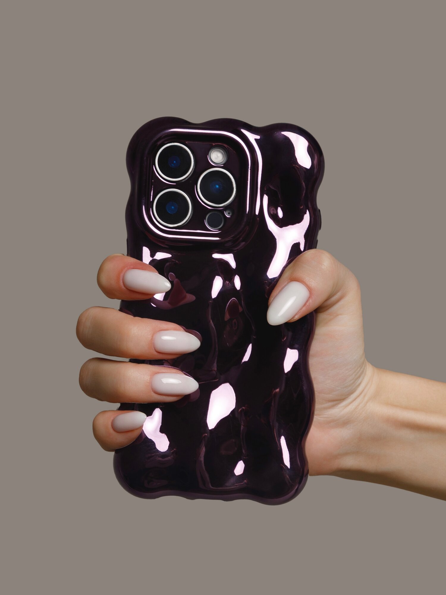 Чехол облачко фиолетовый на Iphone 15 pro пластмассовый ударопрочный модный