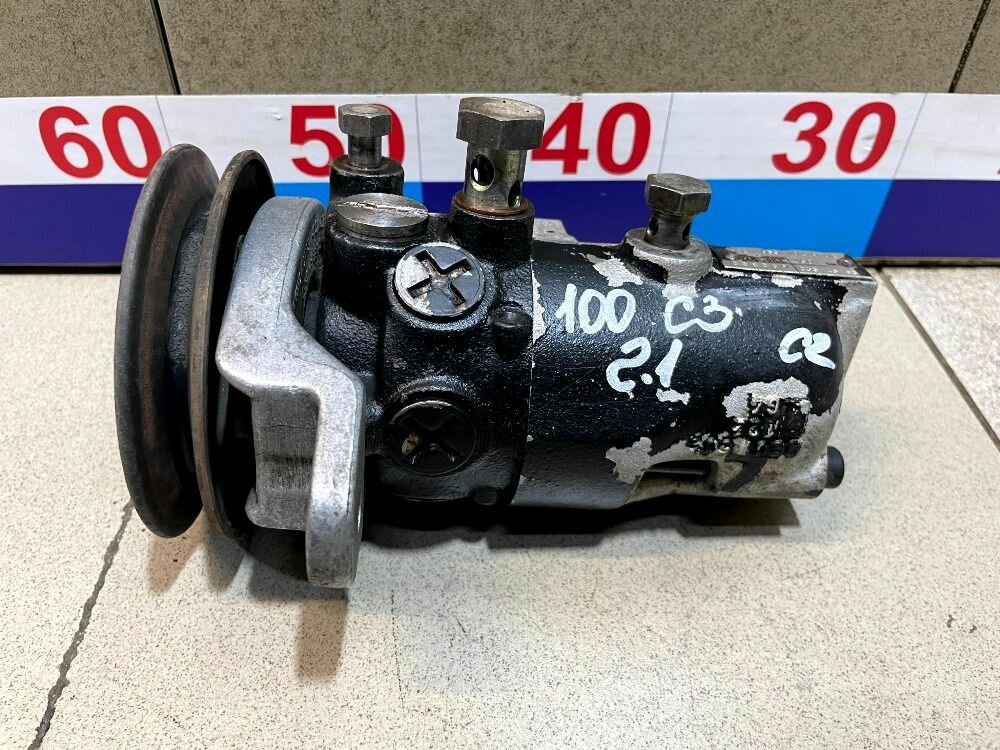 Насос гур Audi 100 C3