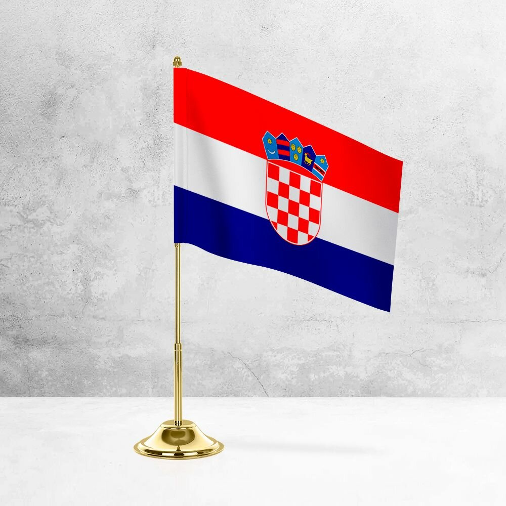 Настольный флаг Хорватии на металлической подставке под золото
