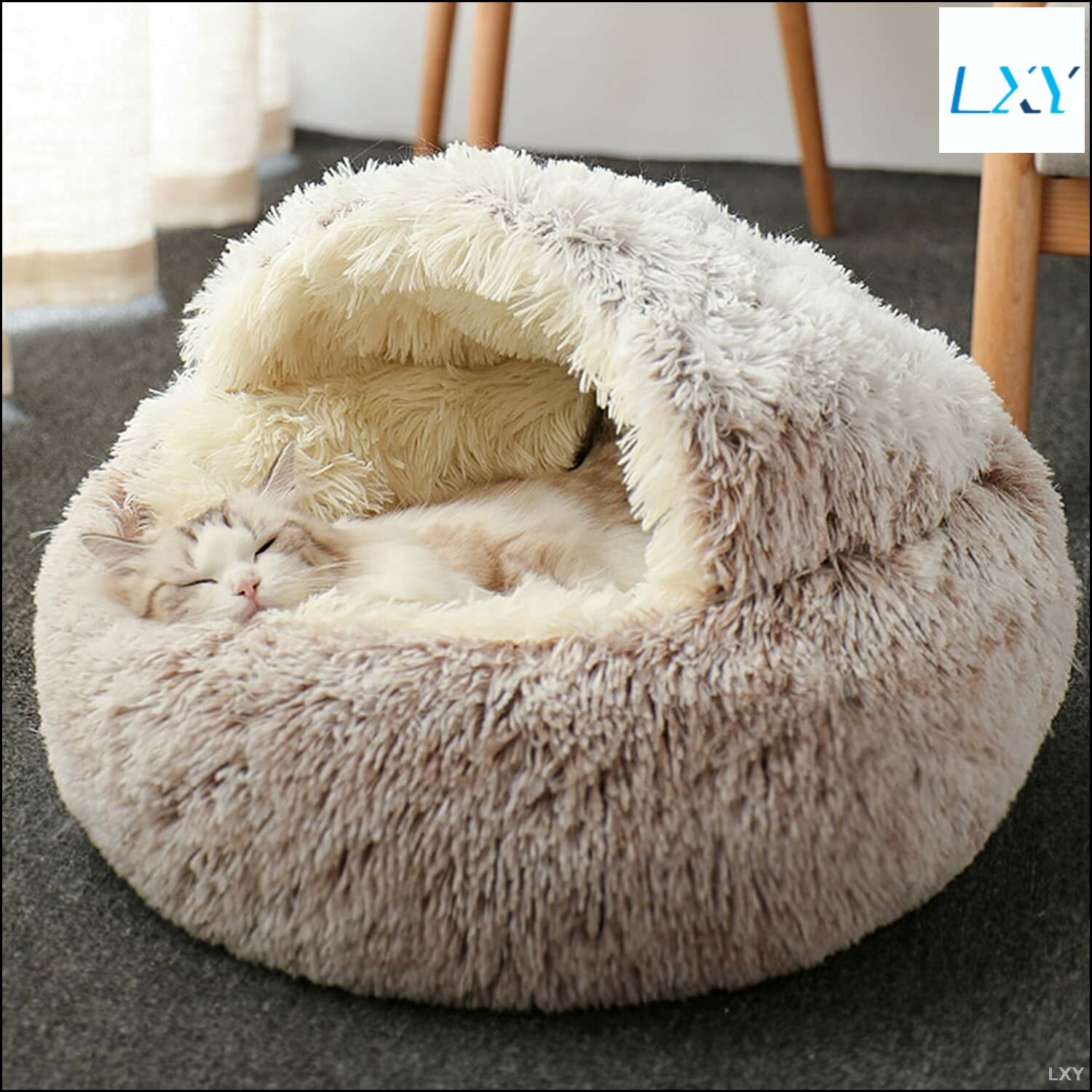 Эксклюзивная лежанкадомик M 50 см с меховым интерьером в оттенке капучино для сфинксов