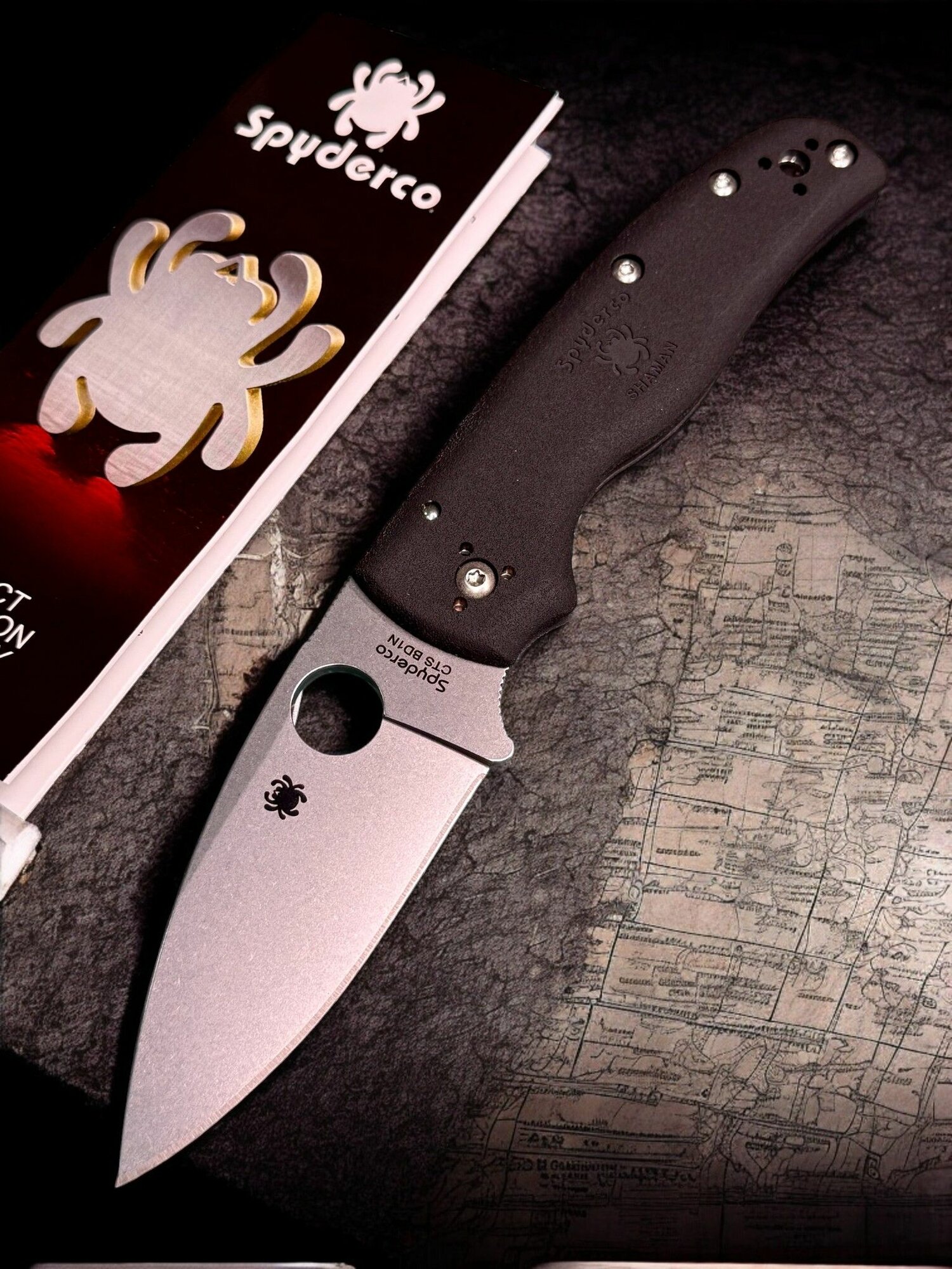 Нож складной Spyderco SC229PBK Shaman, CTS BD1N Blade, FRN Handle