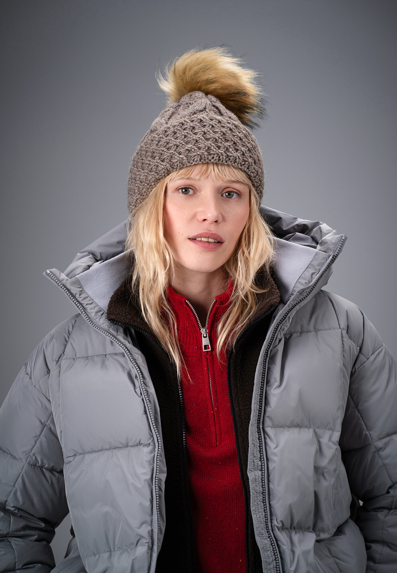 Шапка трикотажная вязаная для женщин