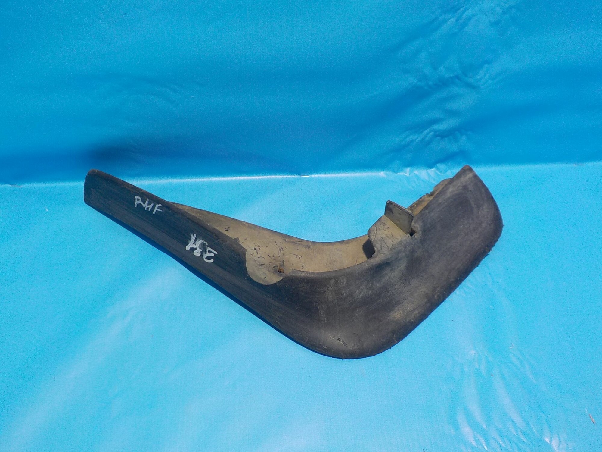 Брызговик передний правый VOLKSWAGEN Jetta 5 2005-2011 5M0075112 - Б/У