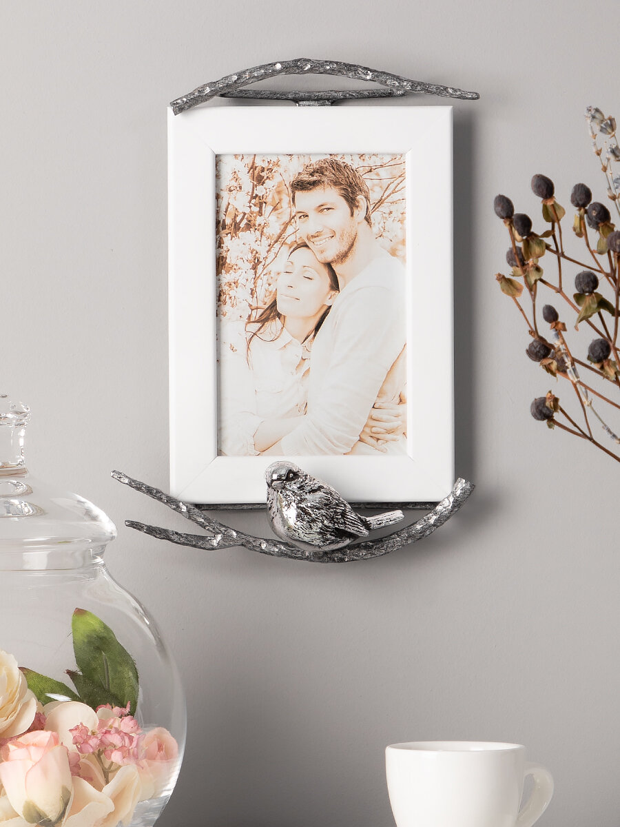Настенная деревянная рамка Bogacho Зарничка с декором птичкой из мрамора для фотографий формата А6 10х15 см