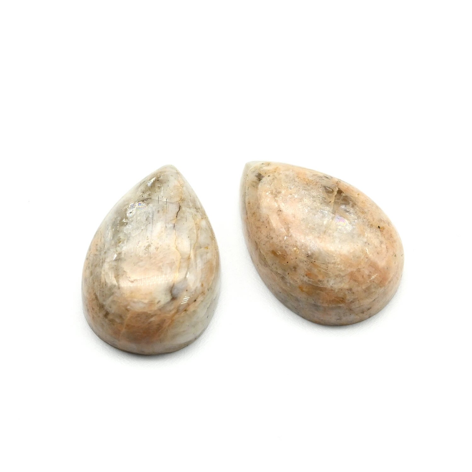 Кабошон из камня лунник-беломорит капля 15*10*5мм