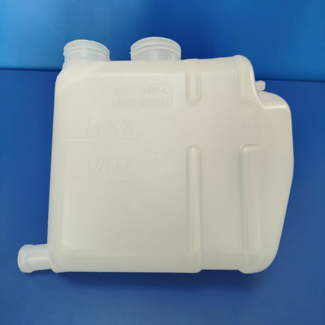 Бачок расширительный автомобильный "UAD" для автомобилей ВАЗ 2108-099инж, 13-15 Premium (под датчик, усиленный)