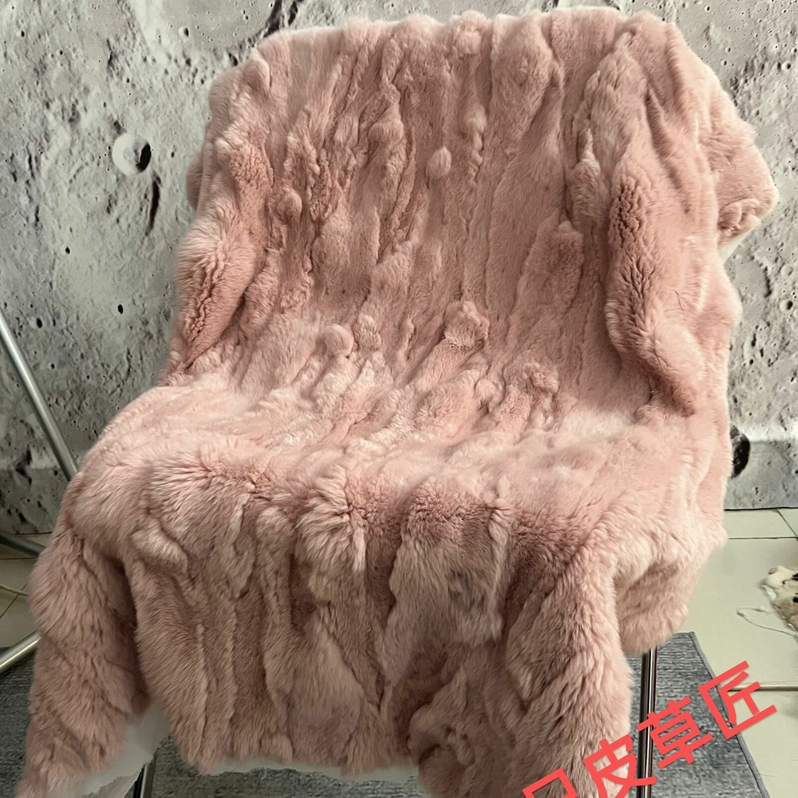 Мех кролика рекс, одеяла из натуральной кожи, эркеры, диваны, одеяла и подушки.