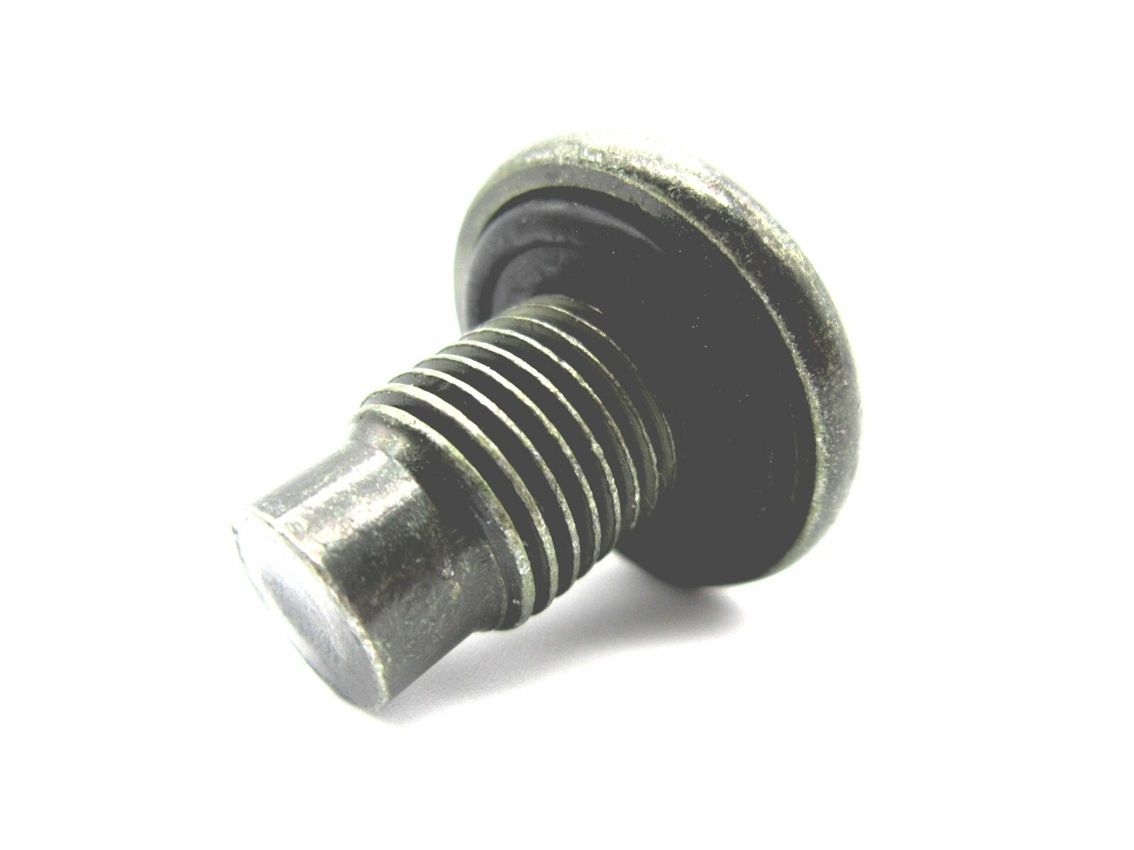 Пробка-болт масляного поддона FORD 1013938 / Болт слива масла FORD 1013938