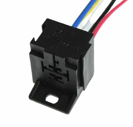 Колодка разъем под реле 4 х-конт. с кронштейном пластик 3334485008 YADA 904683