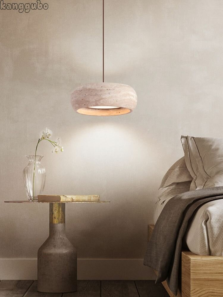 Люстра из желтого травертина