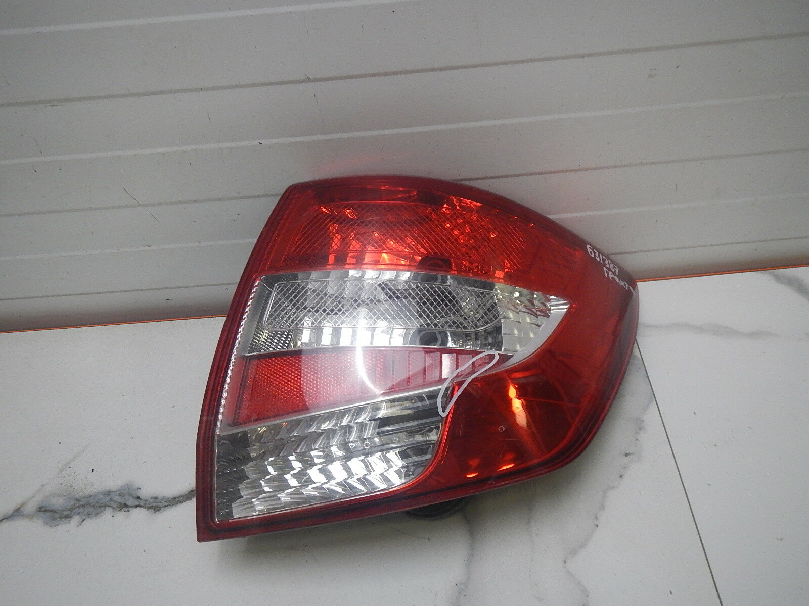 Б/У Фонарь задний правый, ВАЗ (VAZ)-LADA GRANTA (гранта) FL (18-) LADA GRANTA (Гранта) FL (18-) Царапины, трещина на сте...