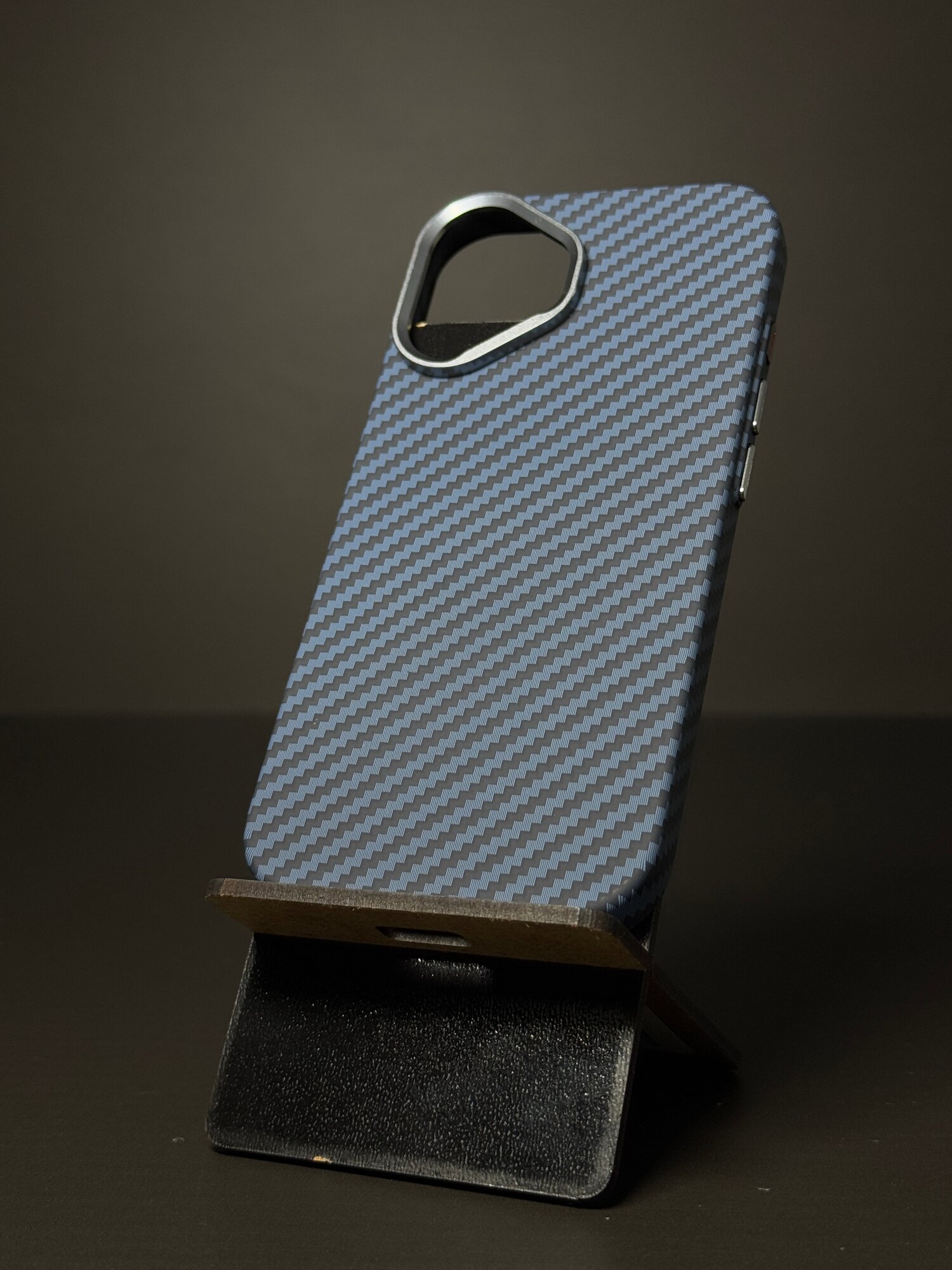 Чехол для Айфон 17 с МагСейф из Кевлара / чехол iPhone 17 с MagSafe Kevlar LUXO Life, классический синий, карбоновый