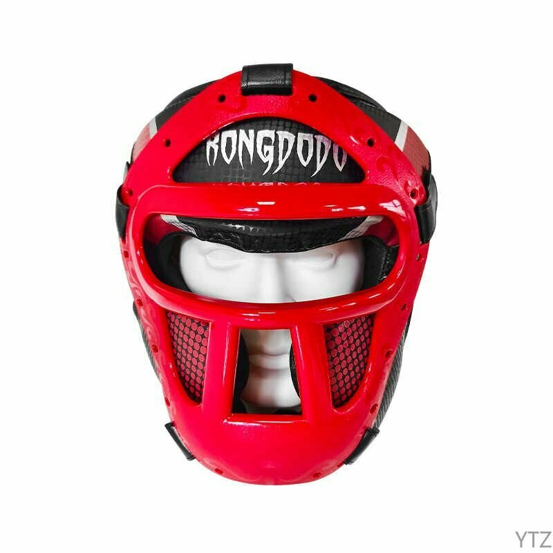 Боксерский шлем закрытый для единоборств с защитой