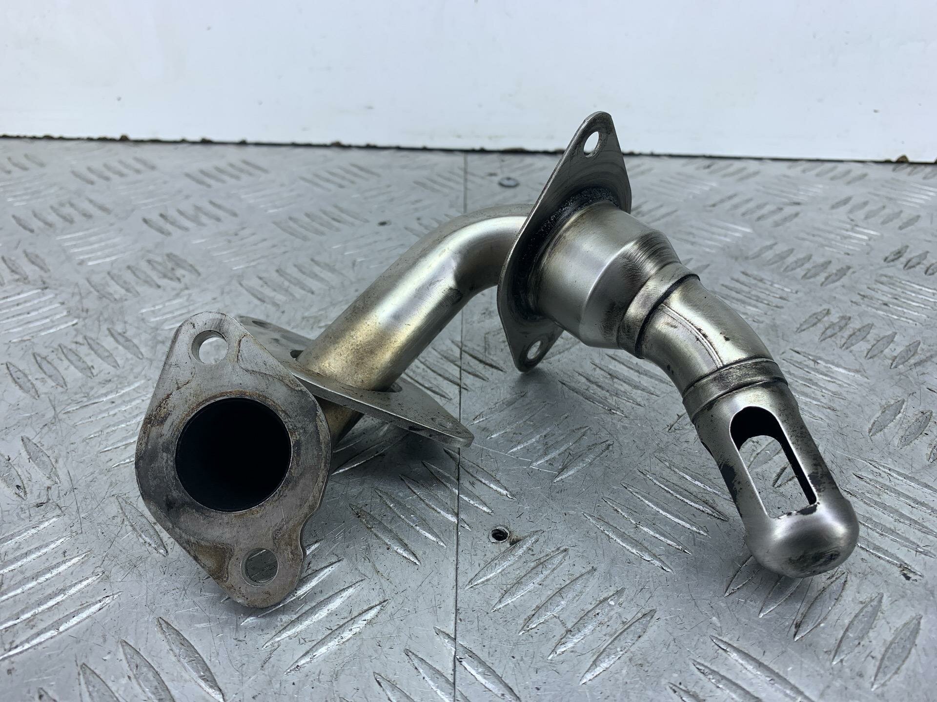Патрубок (трубка) EGR Mercedes-Benz Sprinter W906 (2006 - 2014) A6511400308