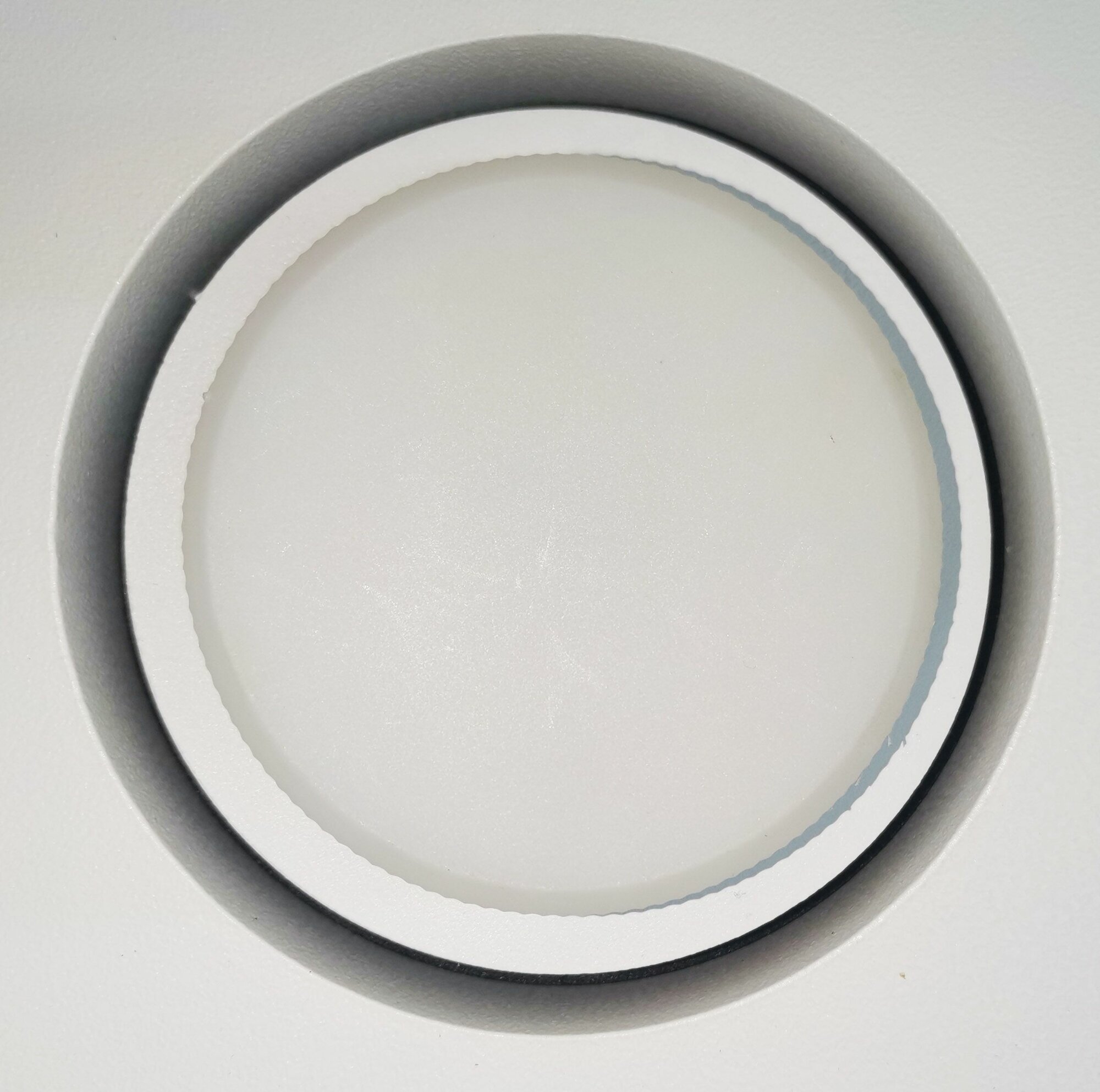 Светильник ES53 теневой круглый одинарный с подсветкой белый, холодный (115*115*30) (лампа в комплект не входит)