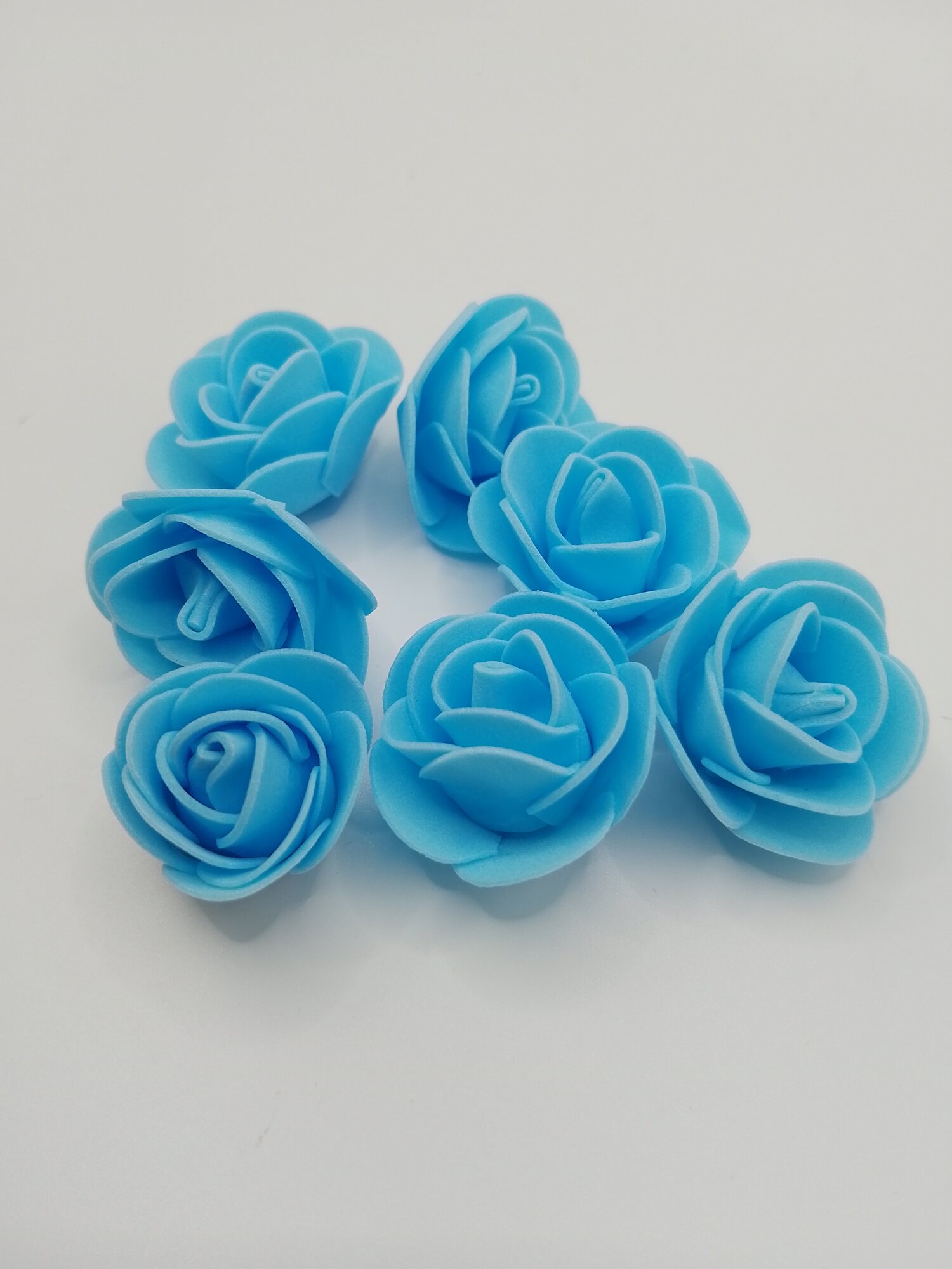 Набор розочек из фоамирана Голубые 3см 11шт. S854-8а