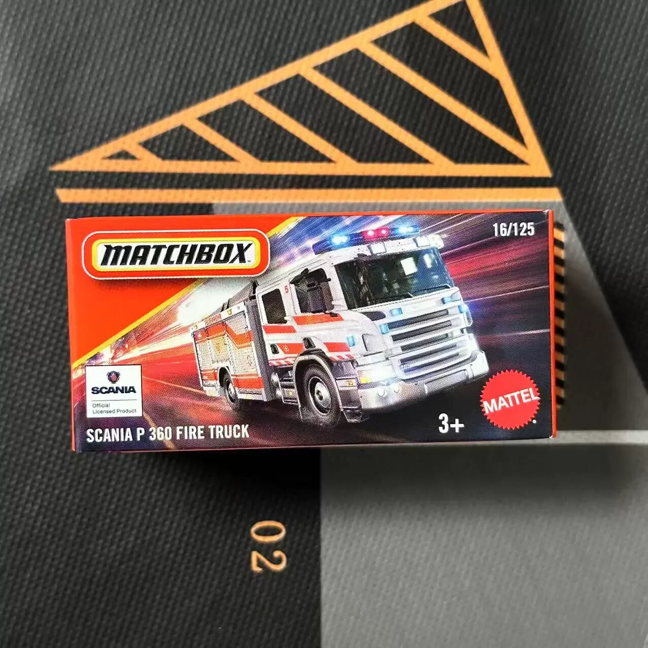 Коллекционная модель пожарной машины Scania Matchbox