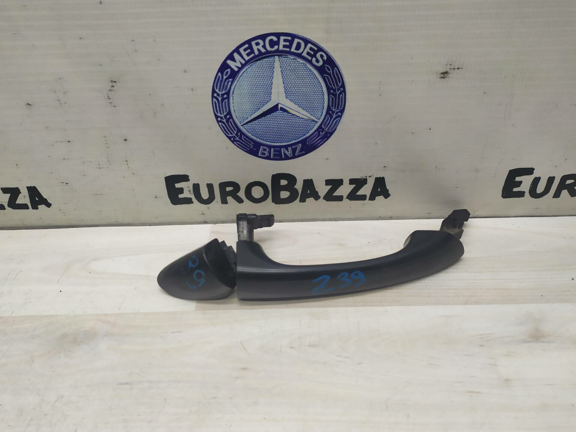 Ручка двери передняя правая Mercedes W211 A2117600870