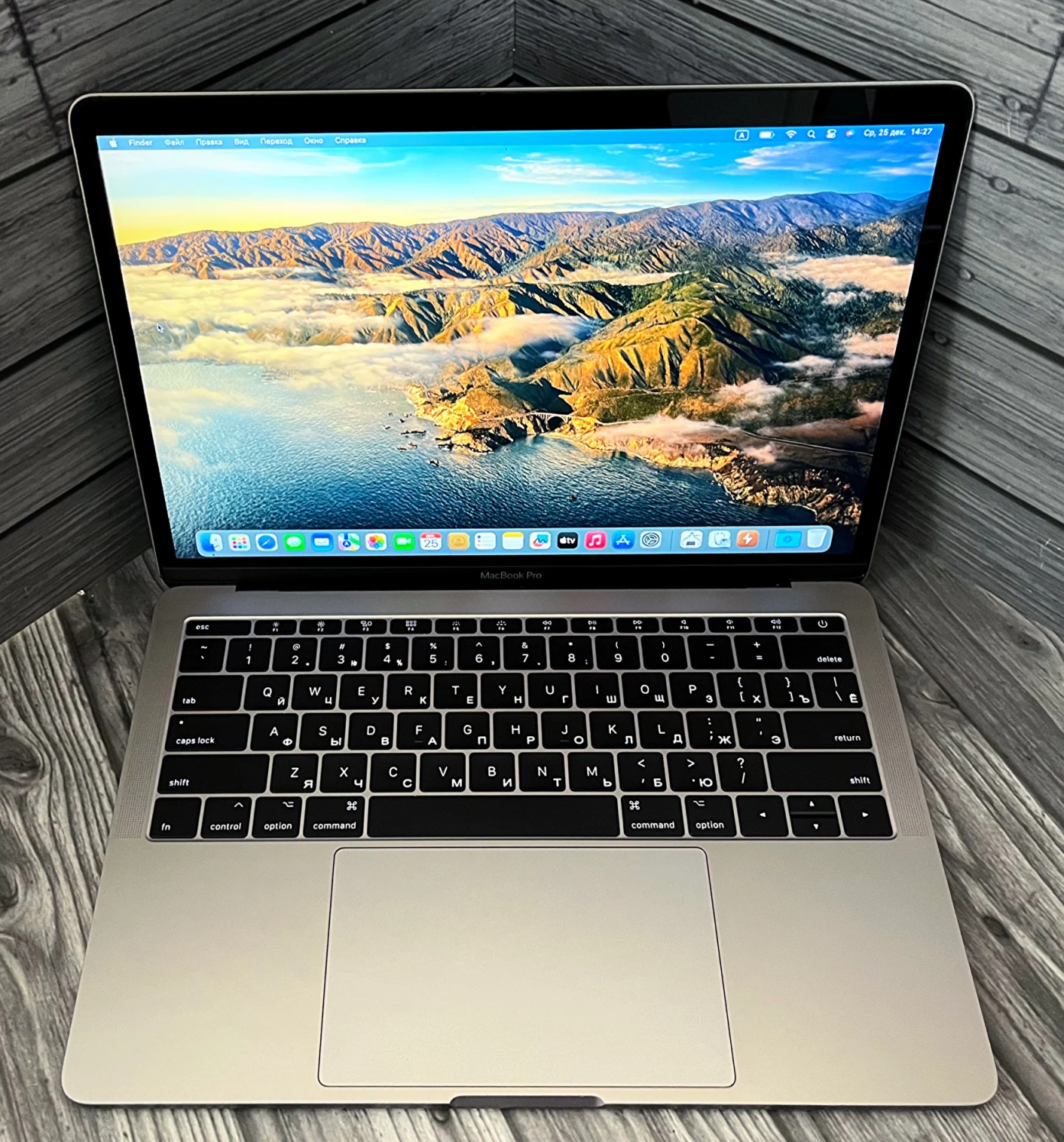 Ноутбук Apple MacBook Pro 13 Mid 2017 (2560x1600, Intel Core i7 3.5 ГГц, RAM 16 ГБ, SSD 256 ГБ)