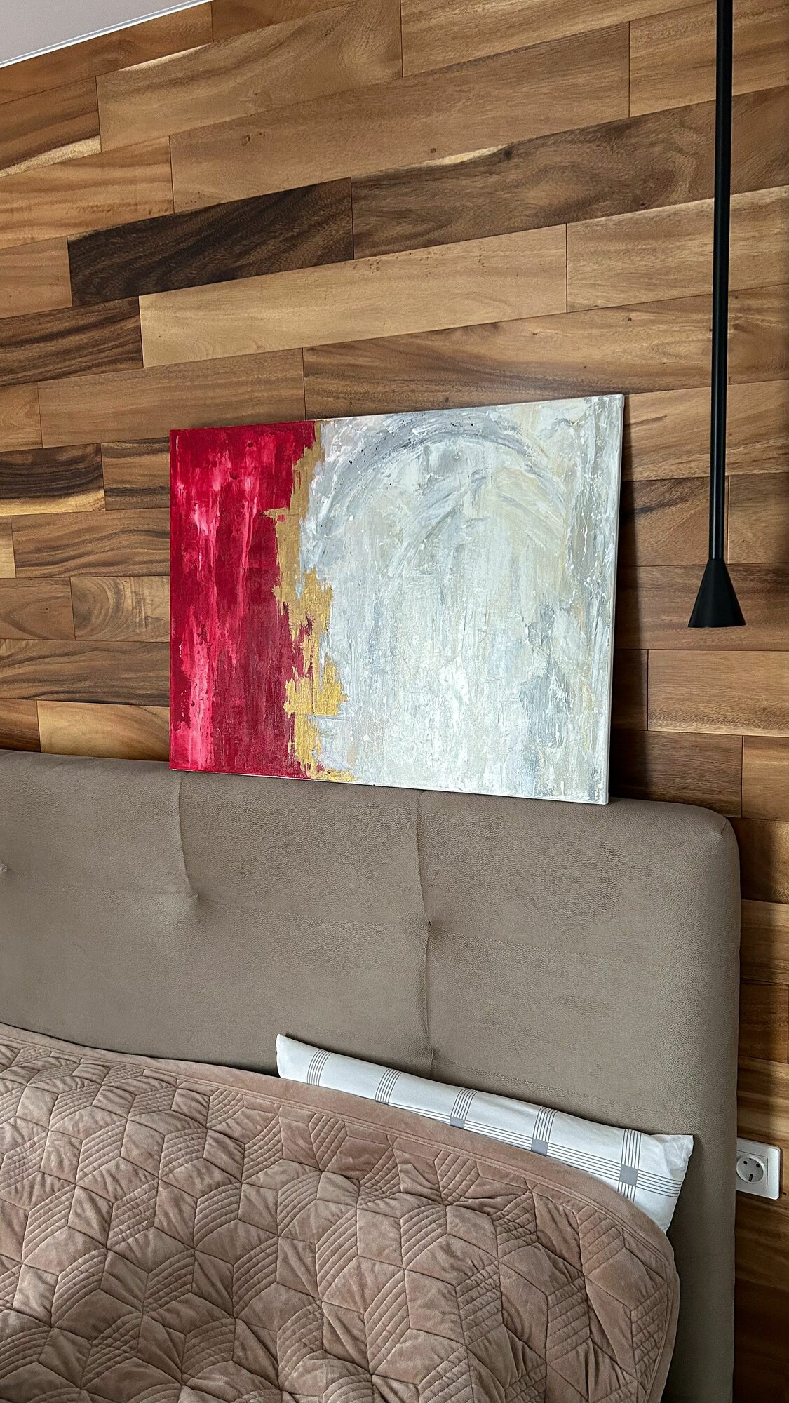 Абстракция интерьерная картина Анастасии Юрзиновой, красный, поталь золото, акрил, 60х80см