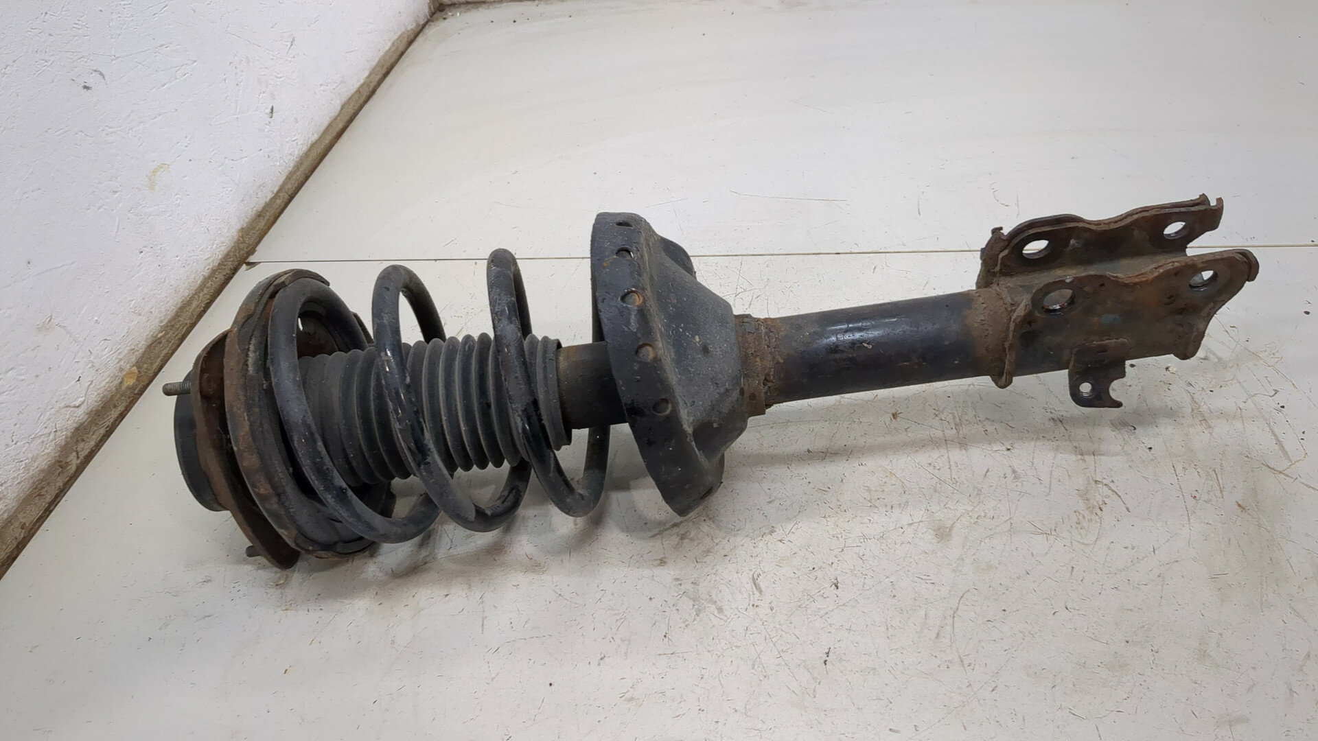 Амортизатор подвески правый передний Subaru Tribeca (B9) Б/У