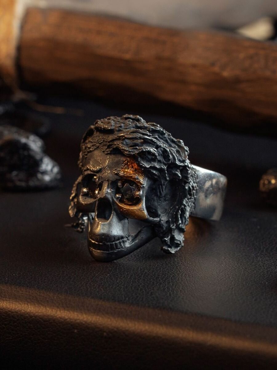 Перстень, желтое серебро, золото, 925 проба, чернение, бриллиант, шпинель