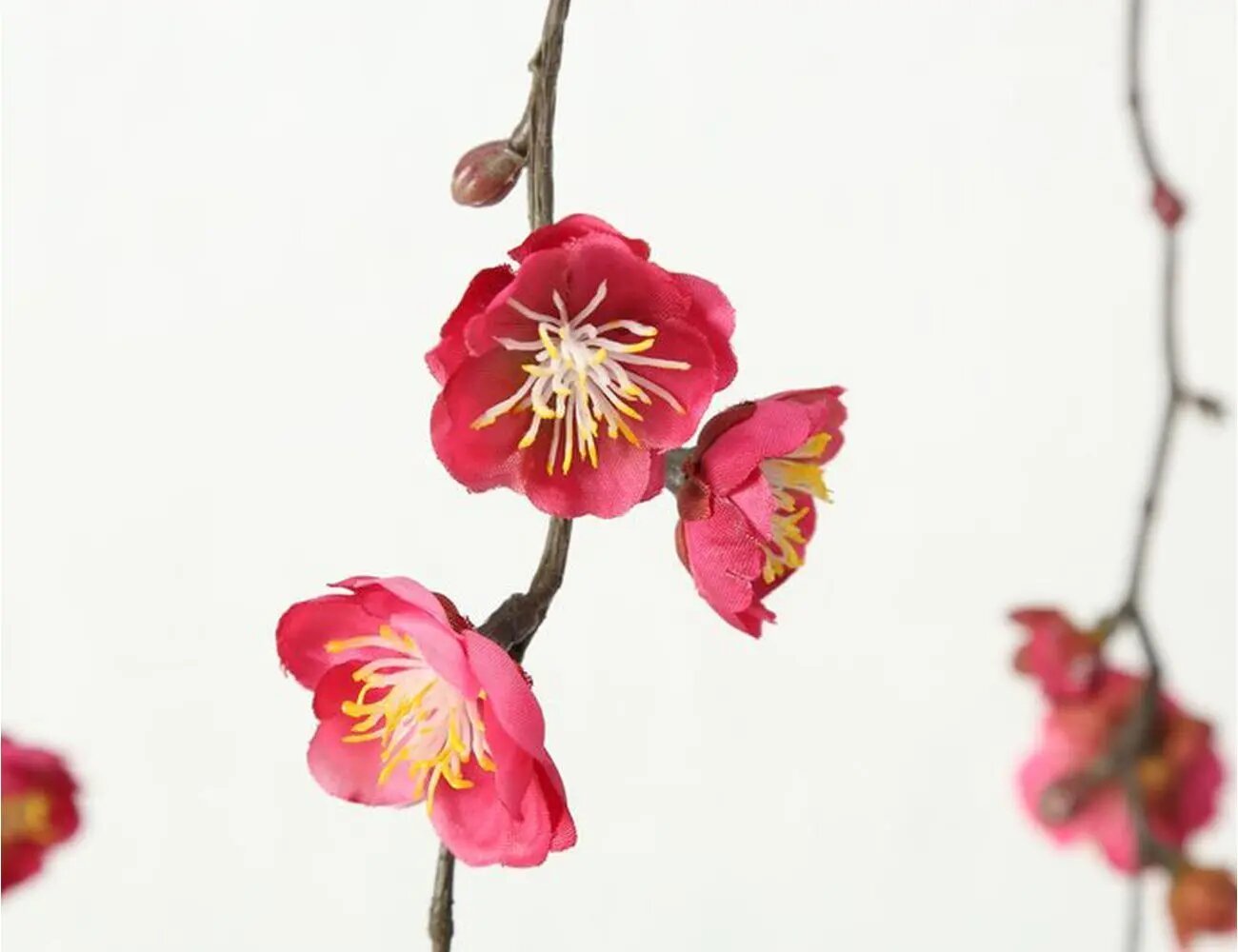 Искусственная ветка тонкие веточки сакуры, пластик, розовая, 130 см, Boltze