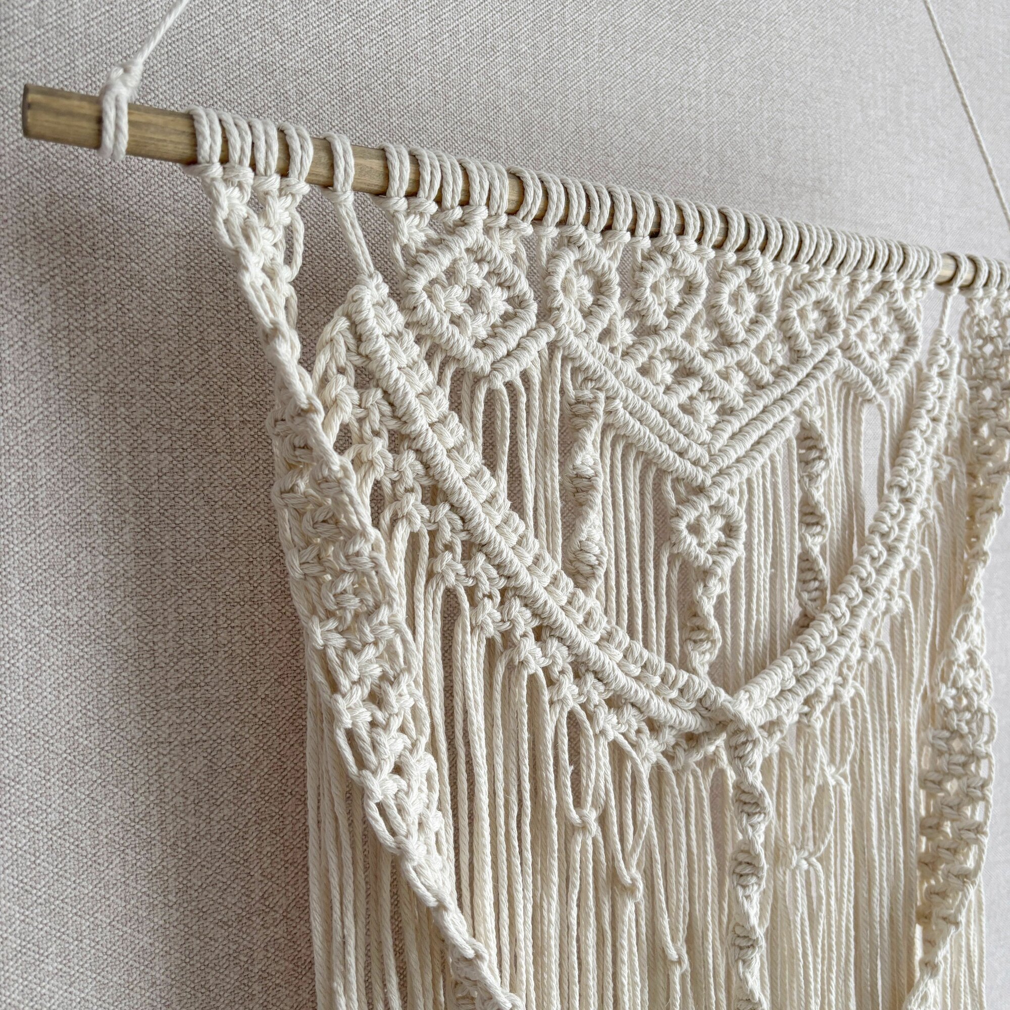 Панно макраме на стену в бохо стиле Гармония , 50 см. Декоративное украшение для дома. SPLETENIE