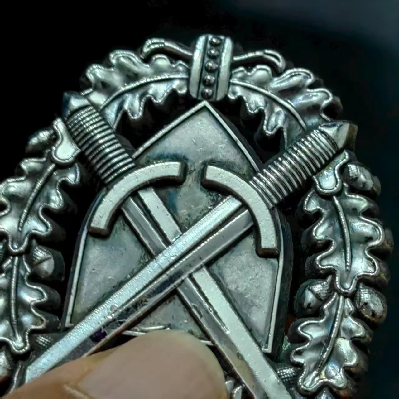 Медная медаль с мечами