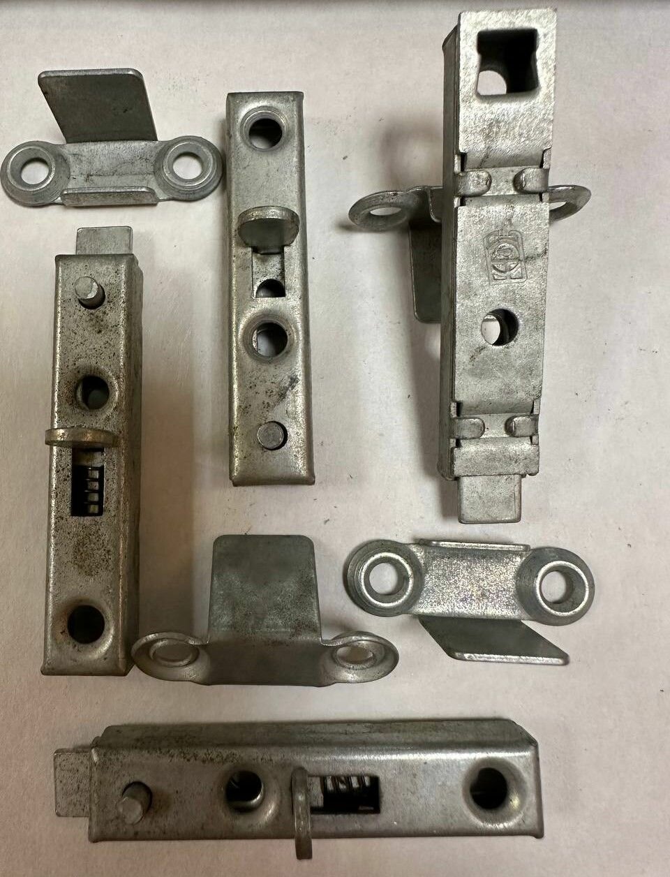 Засов двери задвижка шпингалет накладной 6мм с планкой 1шт