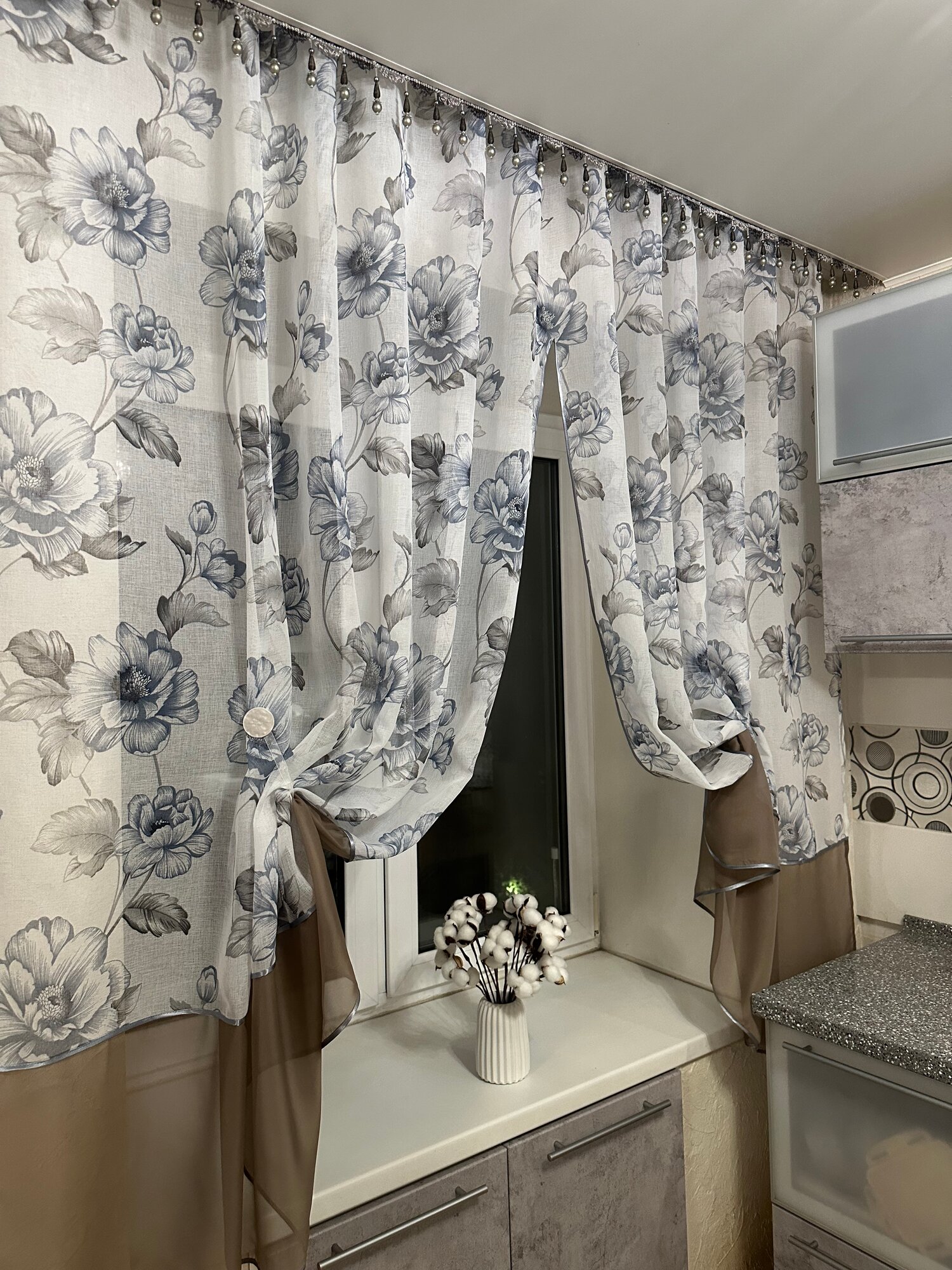 Кухонная шторка льняная голубые цветы, ширина 3м, высота 1,7м