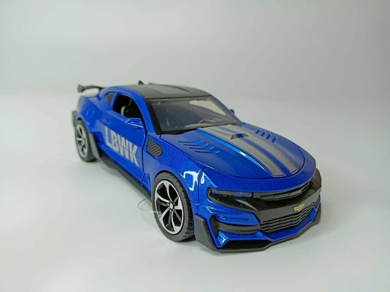 Машина металлическая с дымом Chevrolet Camaro масштаб 1:24 -kpa