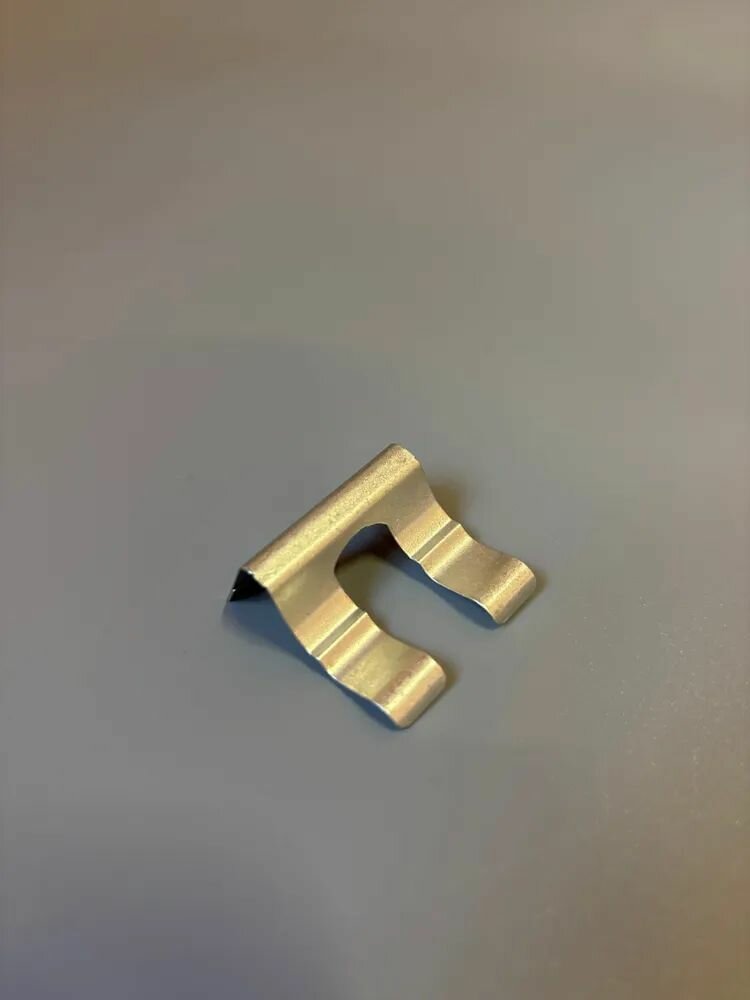 Клипса крепежная