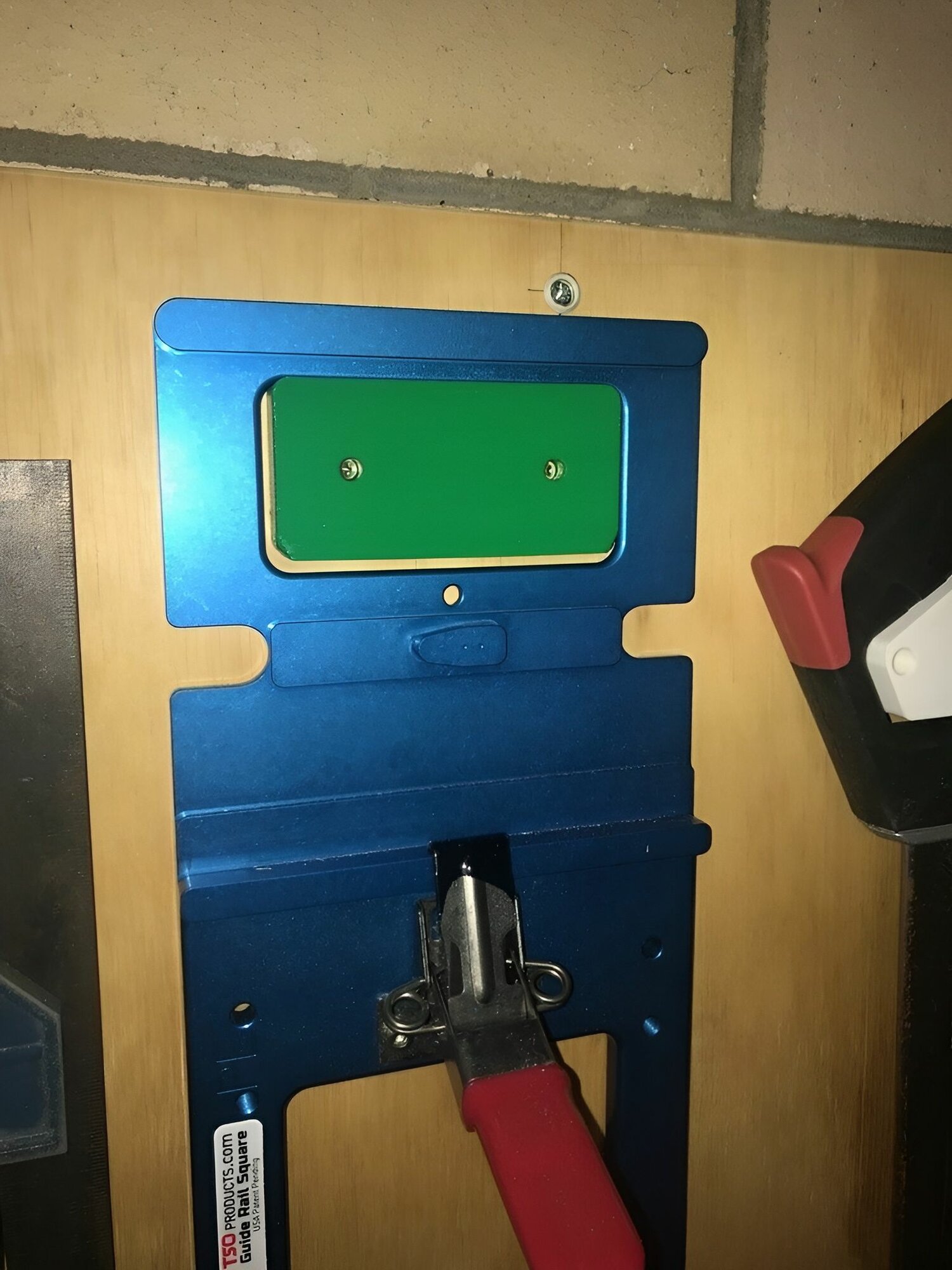 Настенный держатель для углового упора направляющей шины Festool GRS-16