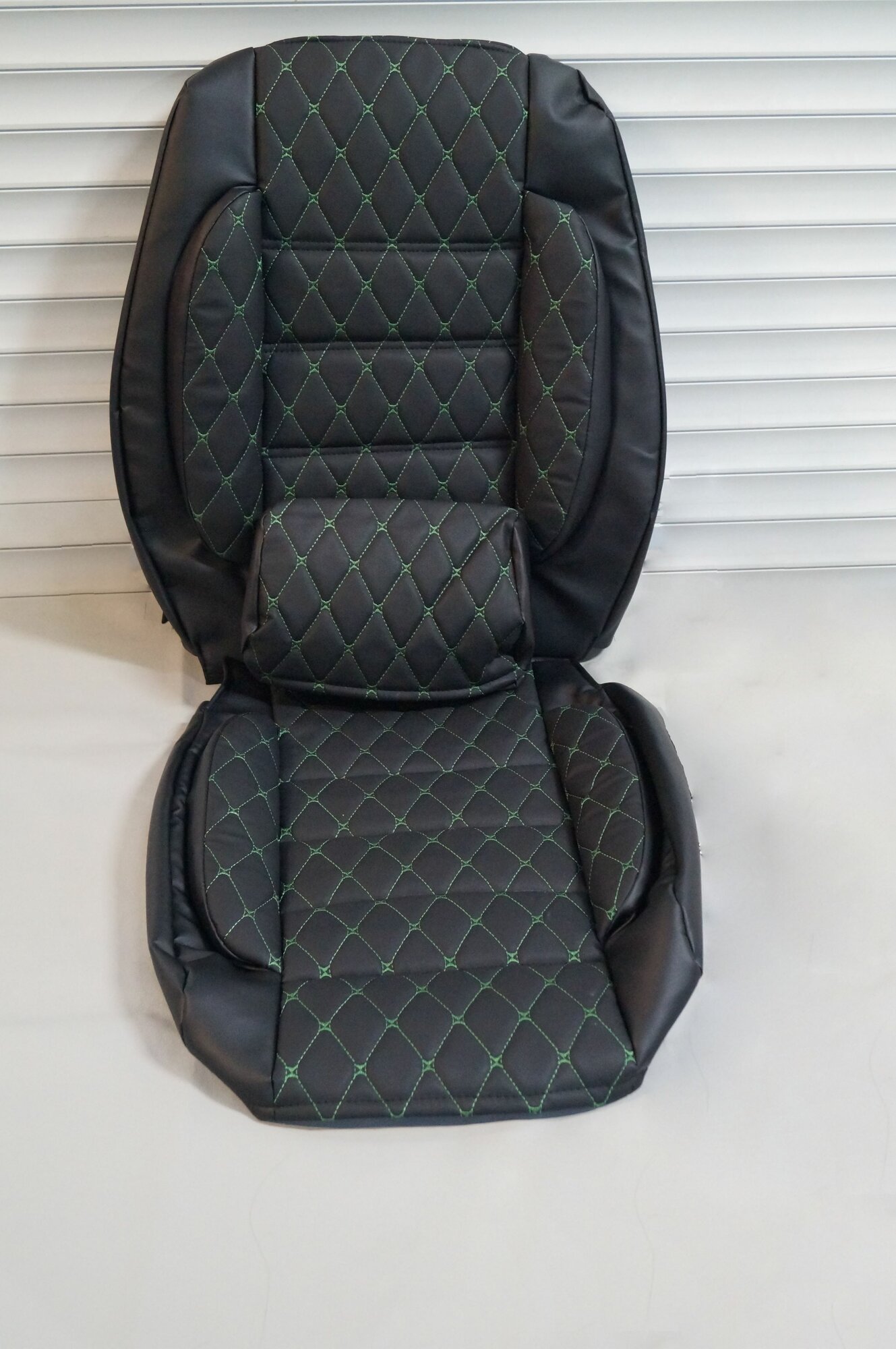 Чехол на водительское сиденье для автомобилей ГНекст, эко-кожа, с поддержкой