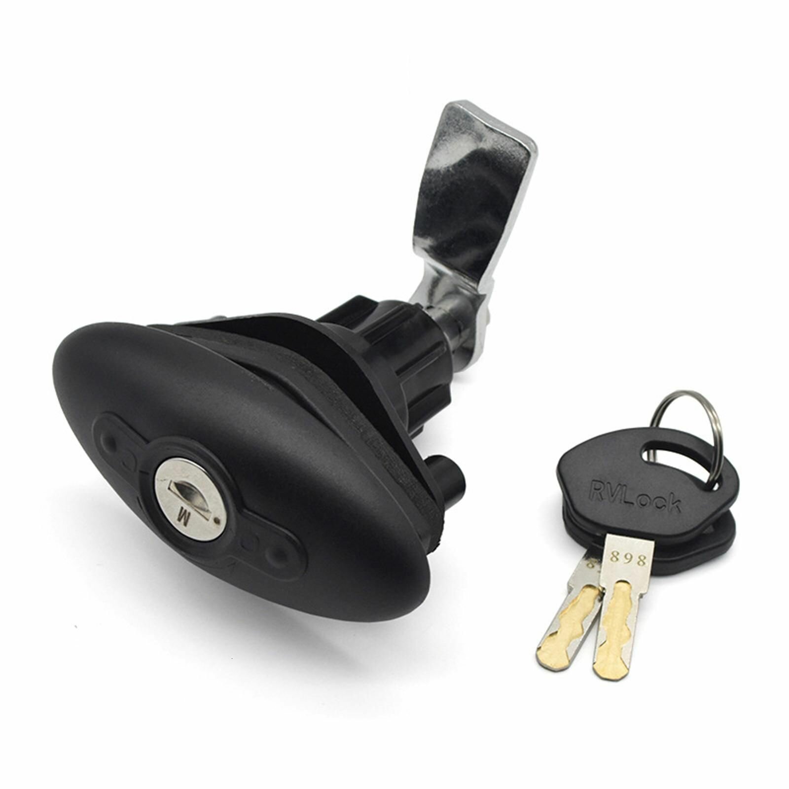 Люк фургона затянут и заперт