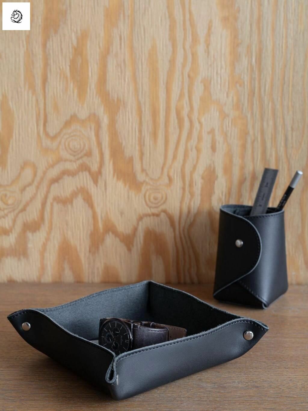 Кожаный органайзер для мелочей 20.5x21.5 см: для украшений, косметики, порядок на столе